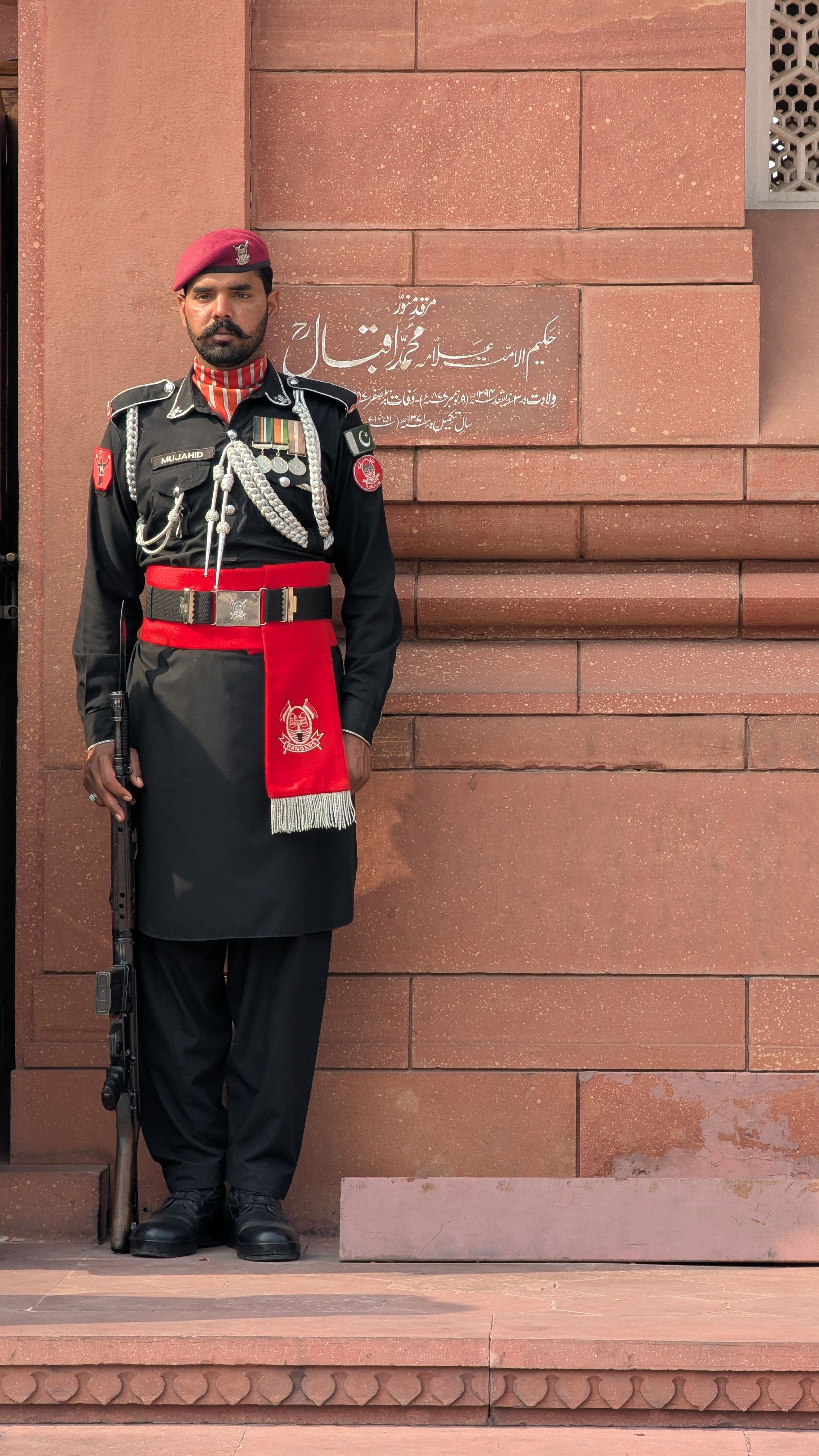 Military Guard at Lahore Fort, Pakistan · Free Stock Photo