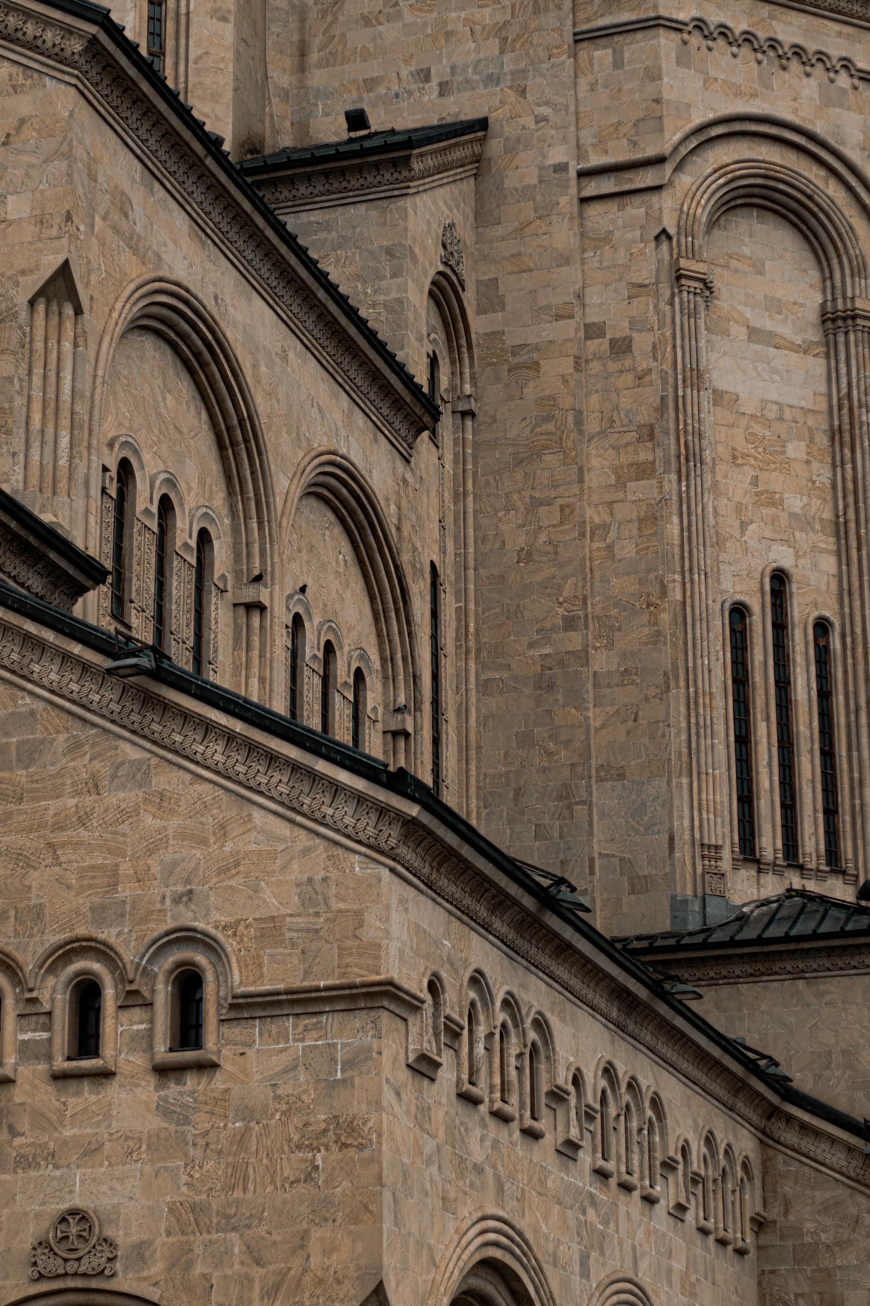 Detailed Stone Architecture of a Historic Building · Free Stock Photo