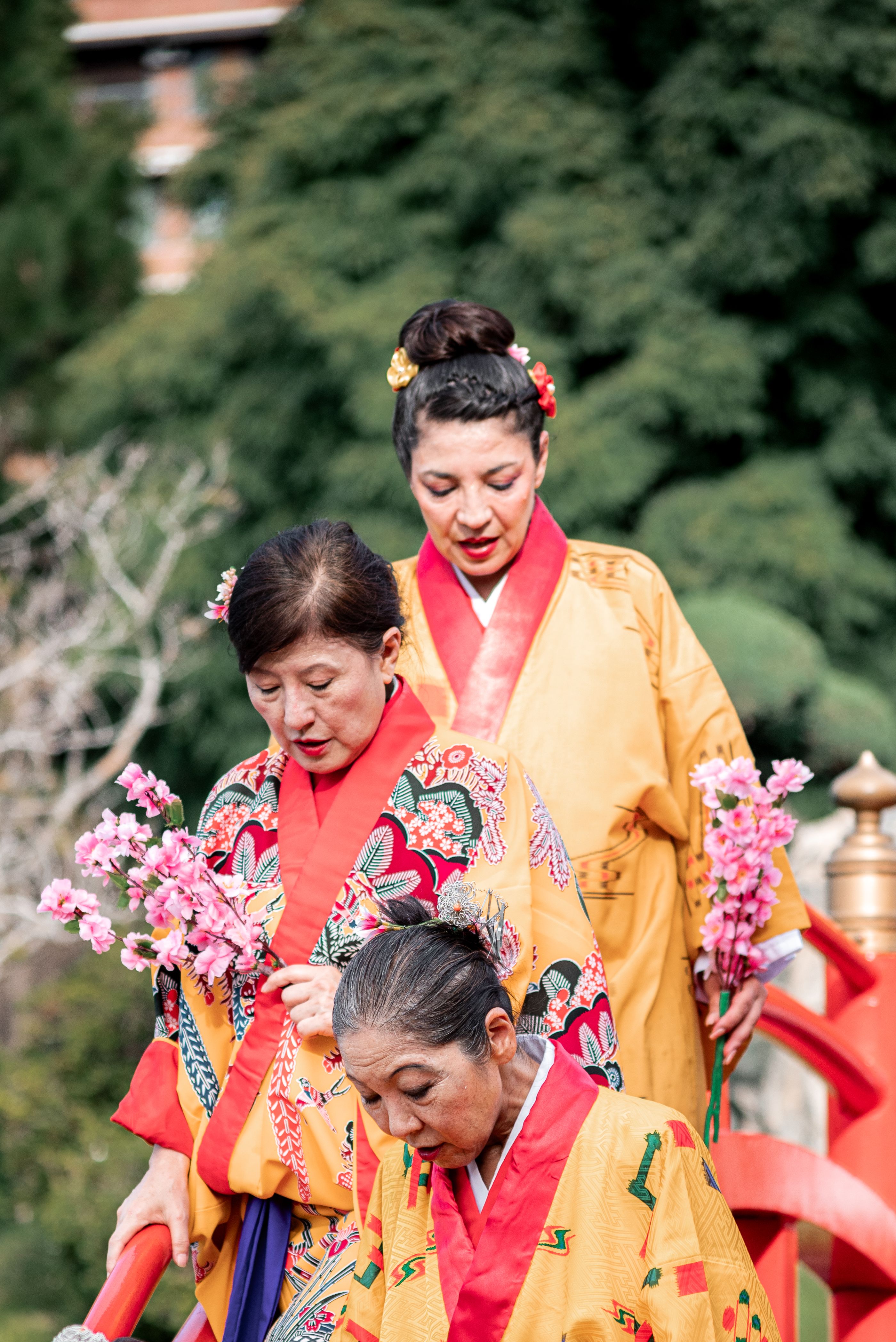 Traditional Japanese Attire in Buenos Aires Garden · Free Stock Photo