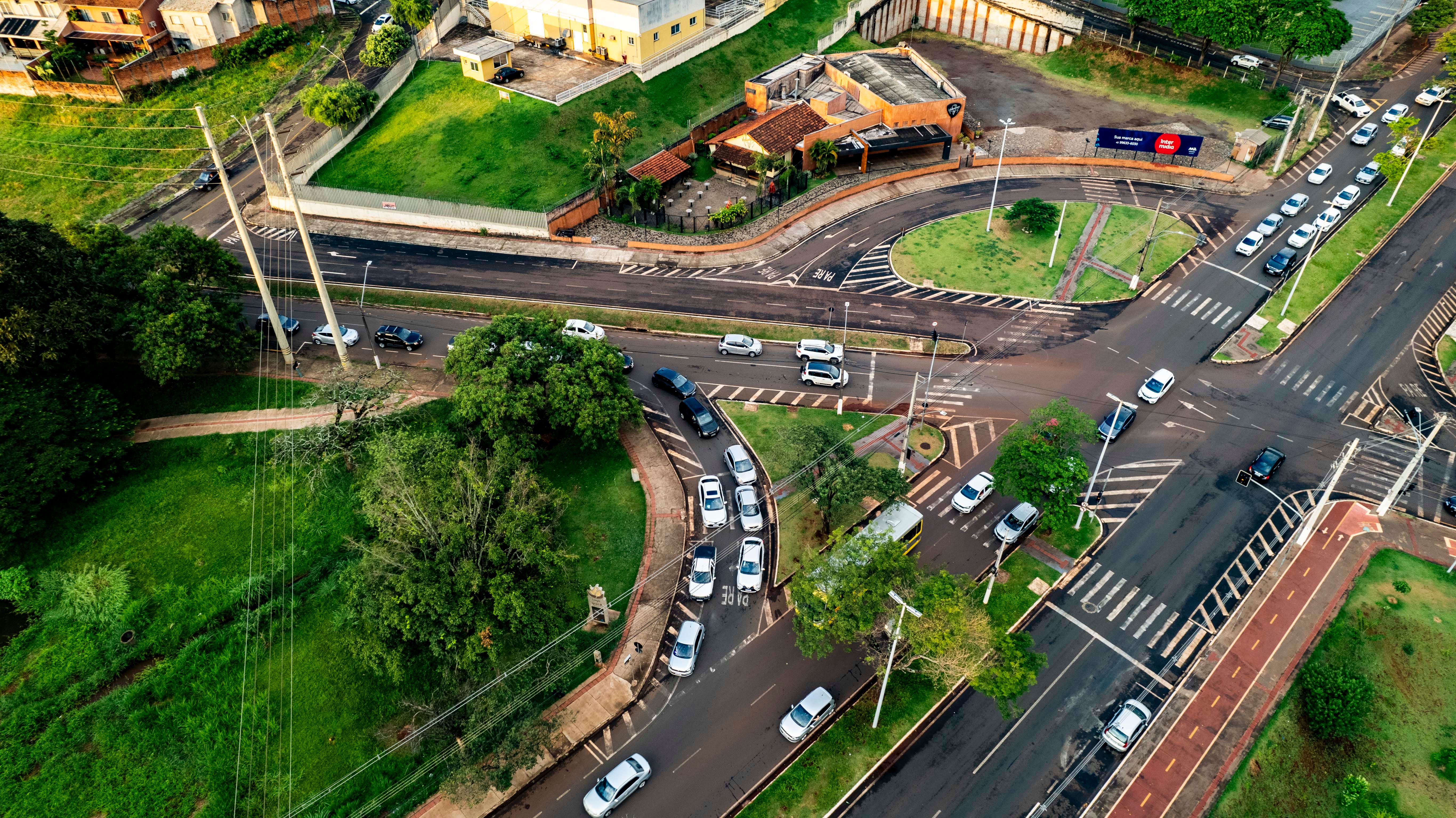 Aerial View of Traffic Junction in Londrina, Brazil · Free Stock Photo