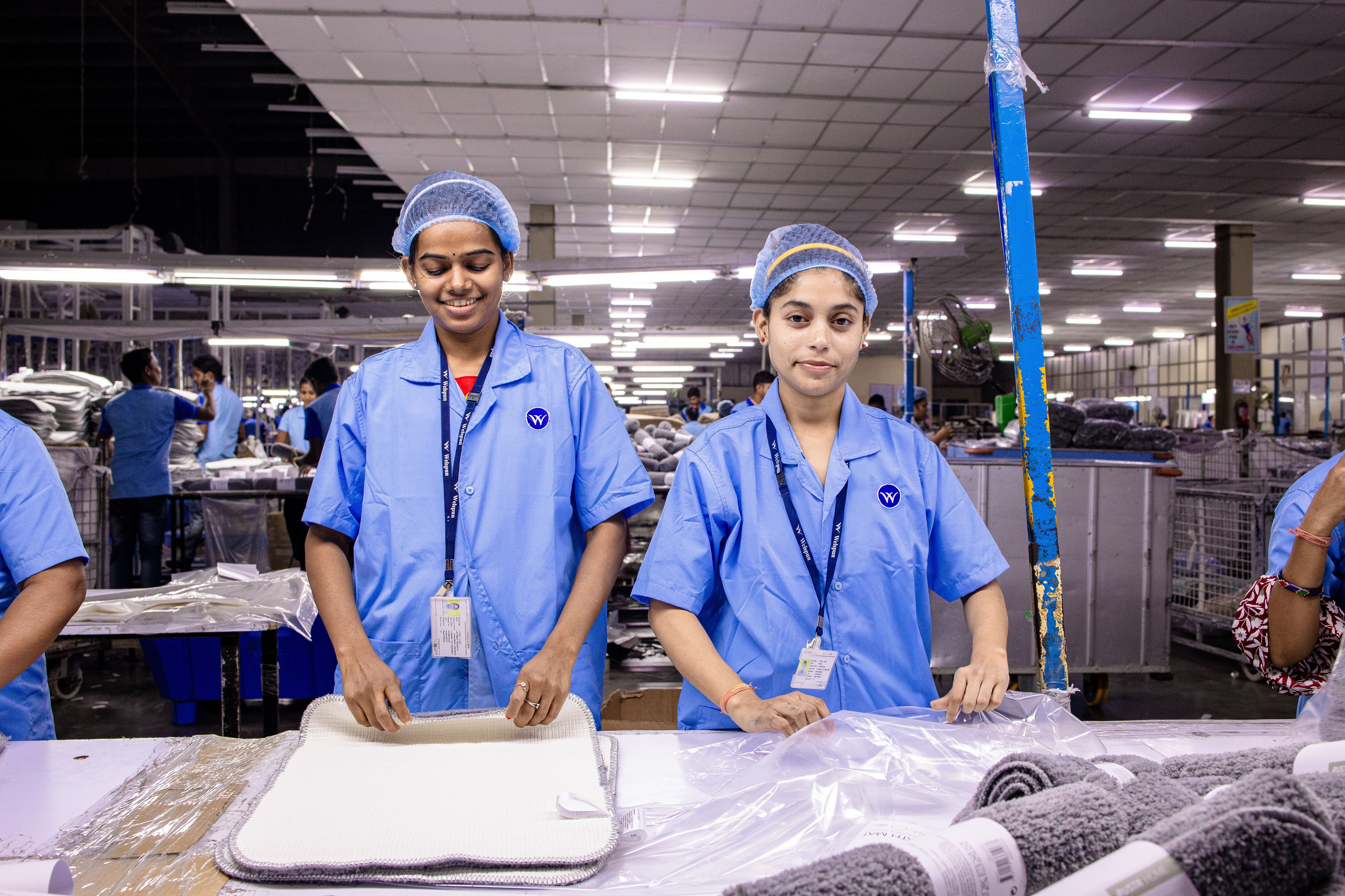 Assembly Workers Photos, Download The BEST Free Assembly Workers Stock ...