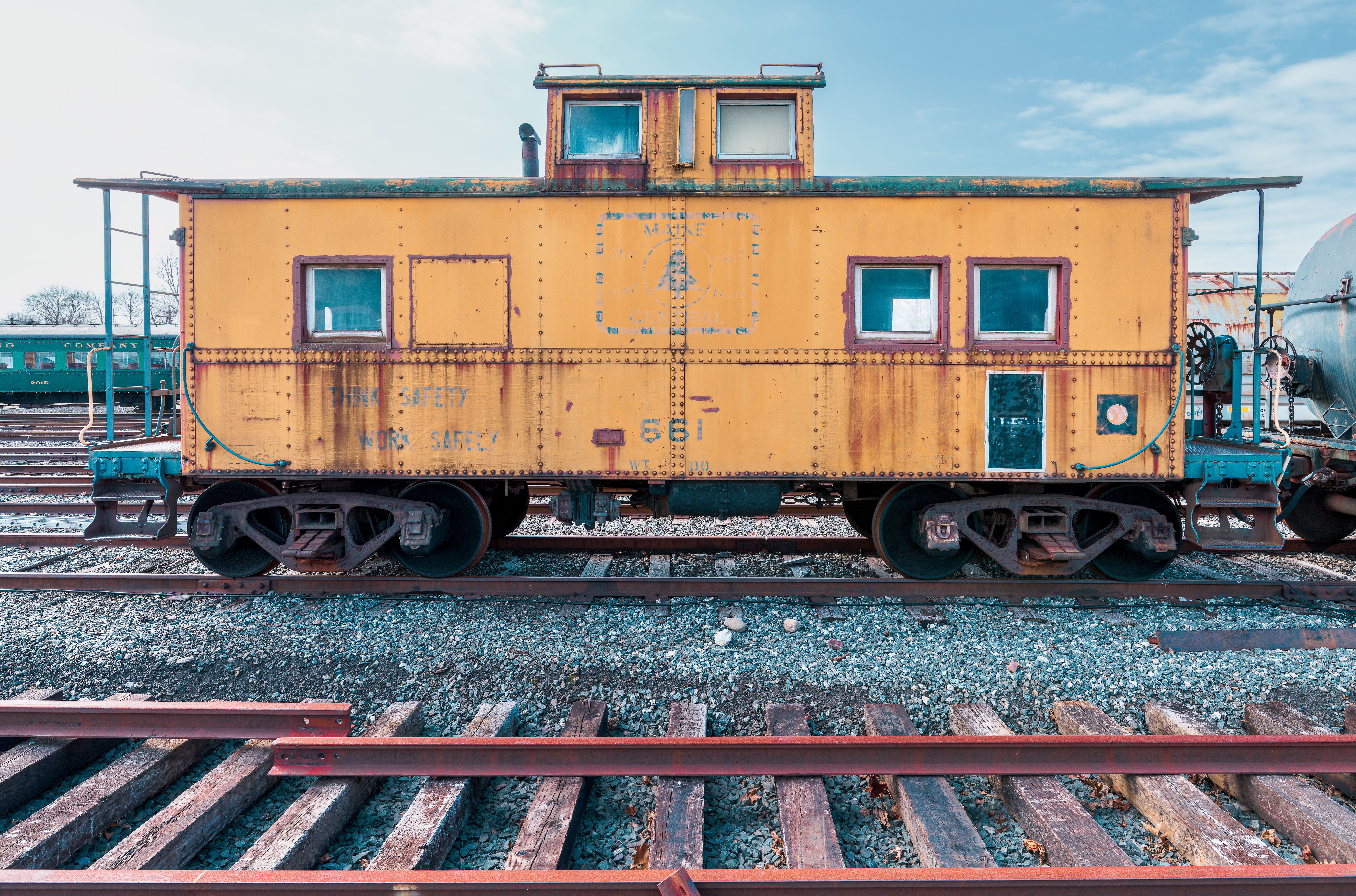 Vintage Yellow Caboose at Danbury Railway · Free Stock Photo