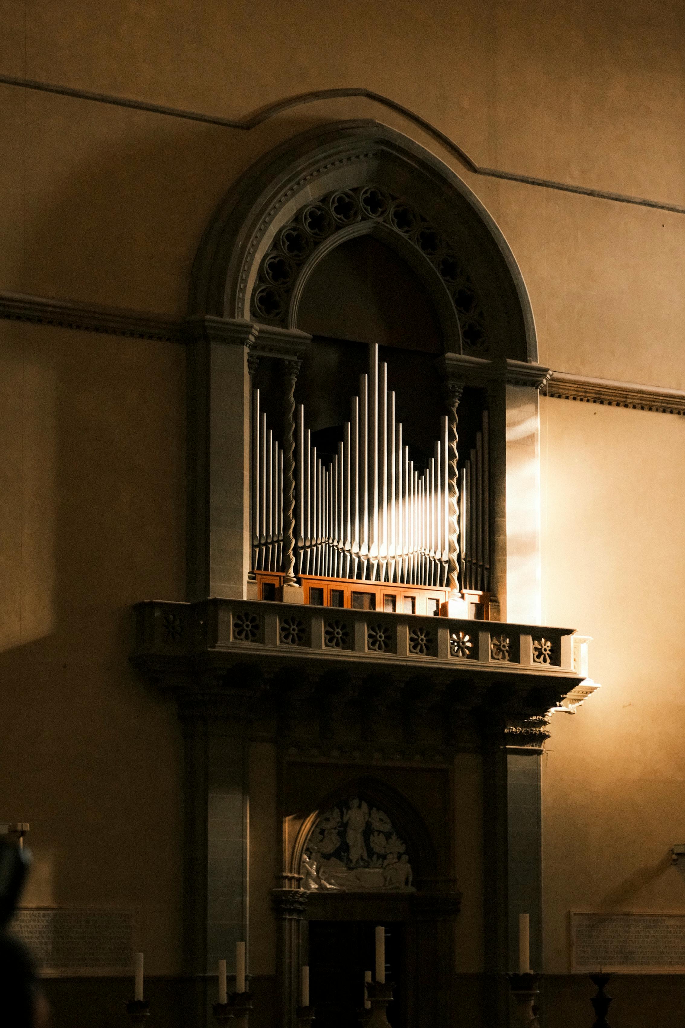 Historic Church Interior Featuring Pipe Organ · Free Stock Photo