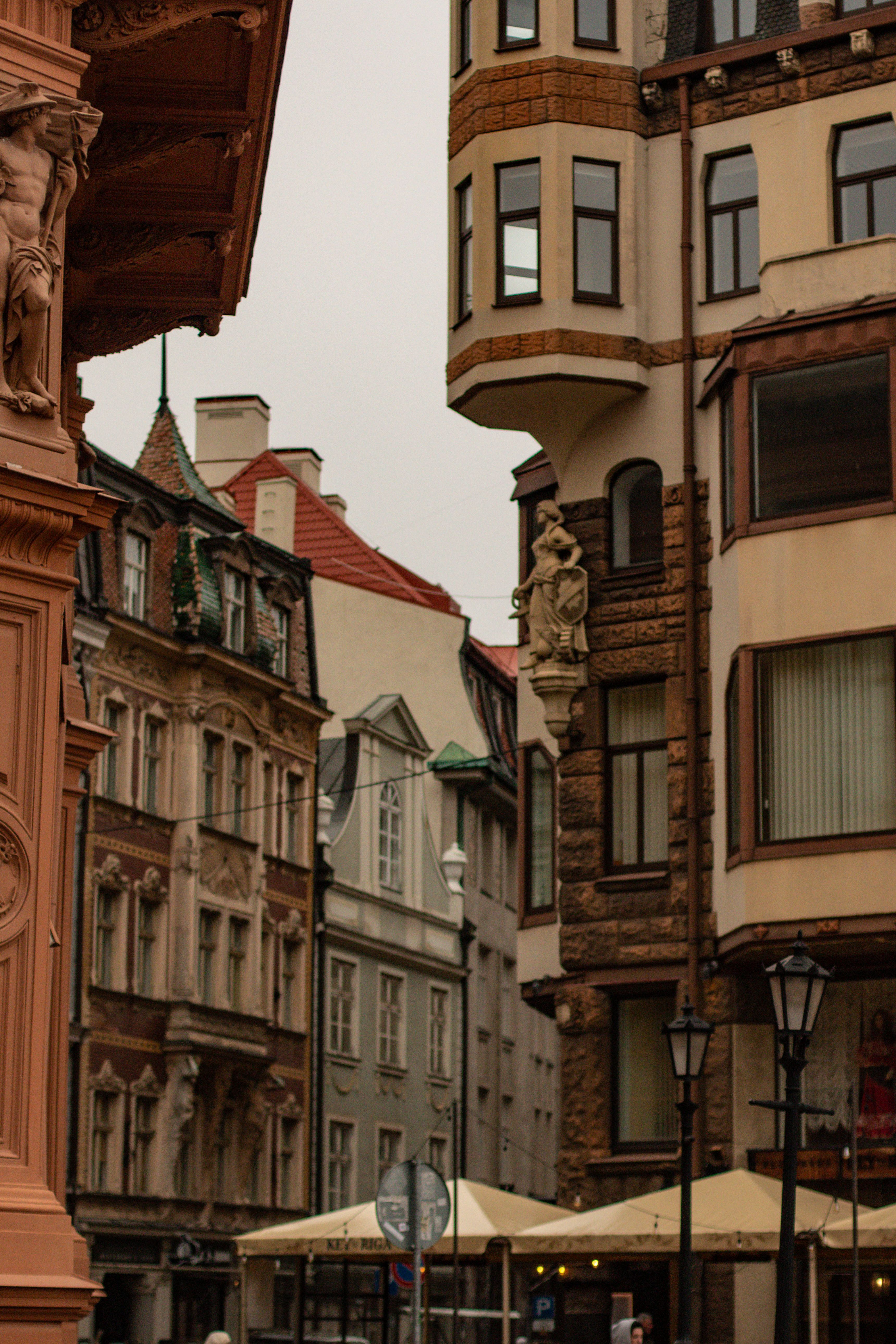 Charming European Street Architecture Scene · Free Stock Photo
