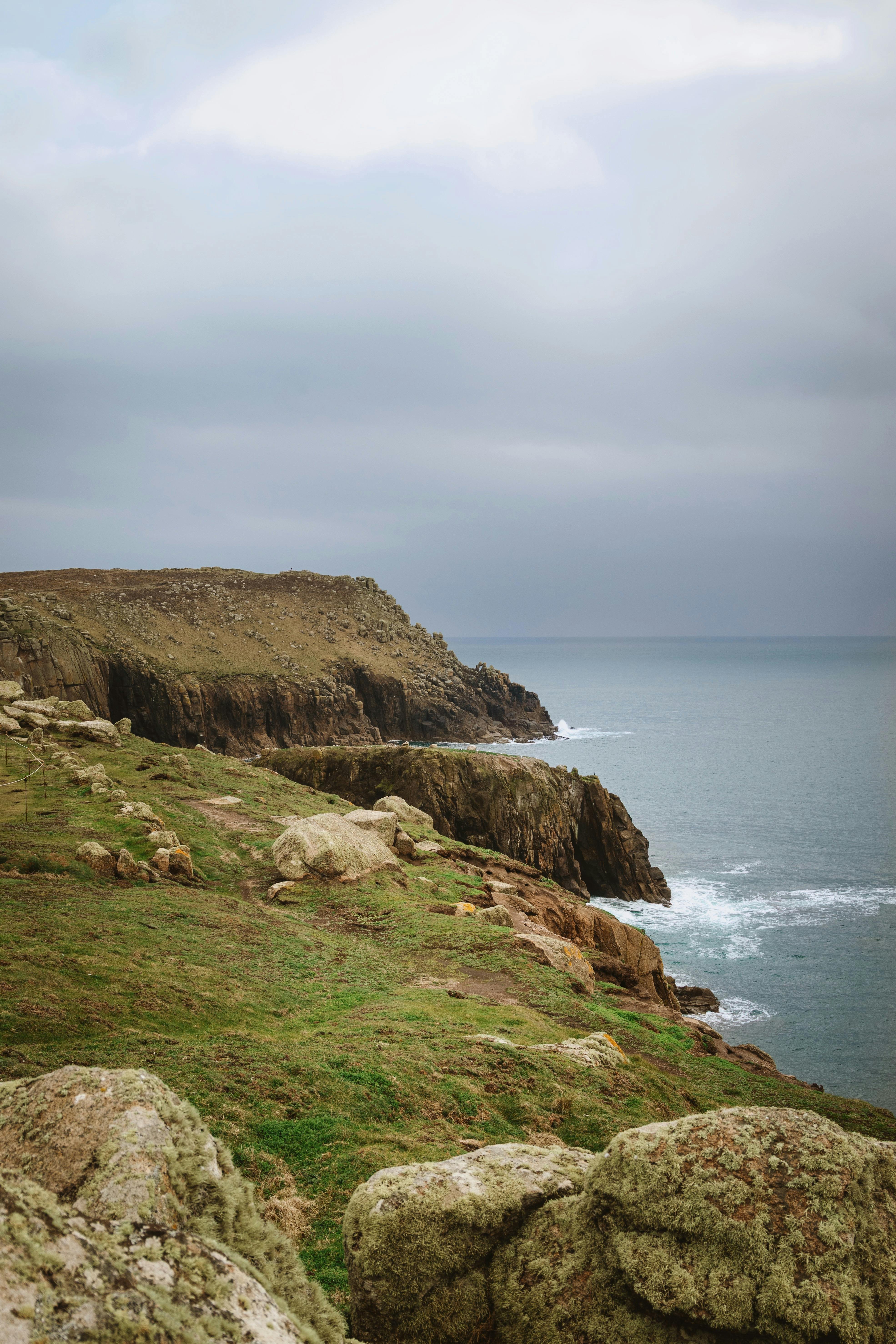 Dramatic Coastal Cliffs of Cornwall · Free Stock Photo