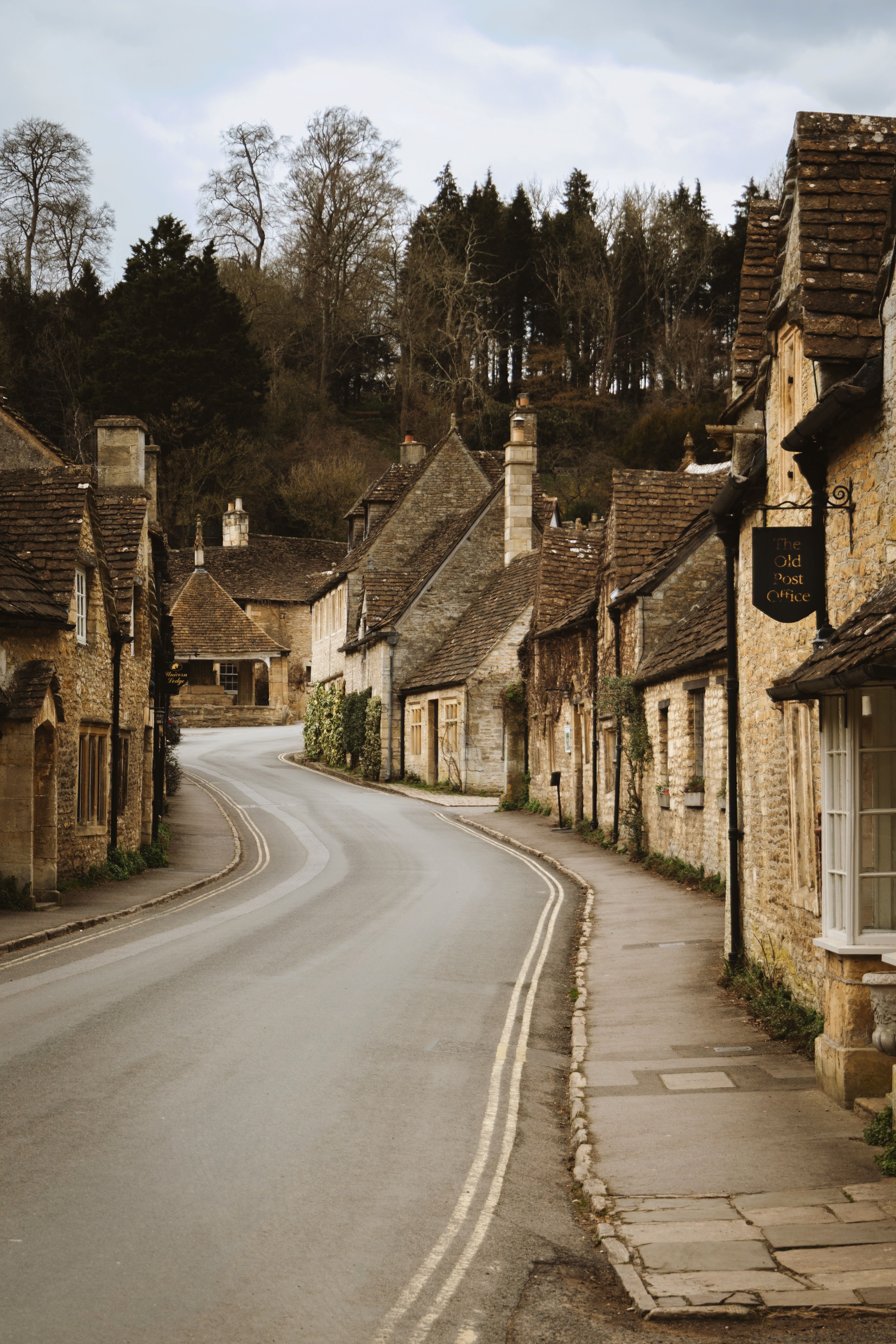 Charming Cotswold Village Street in England · Free Stock Photo