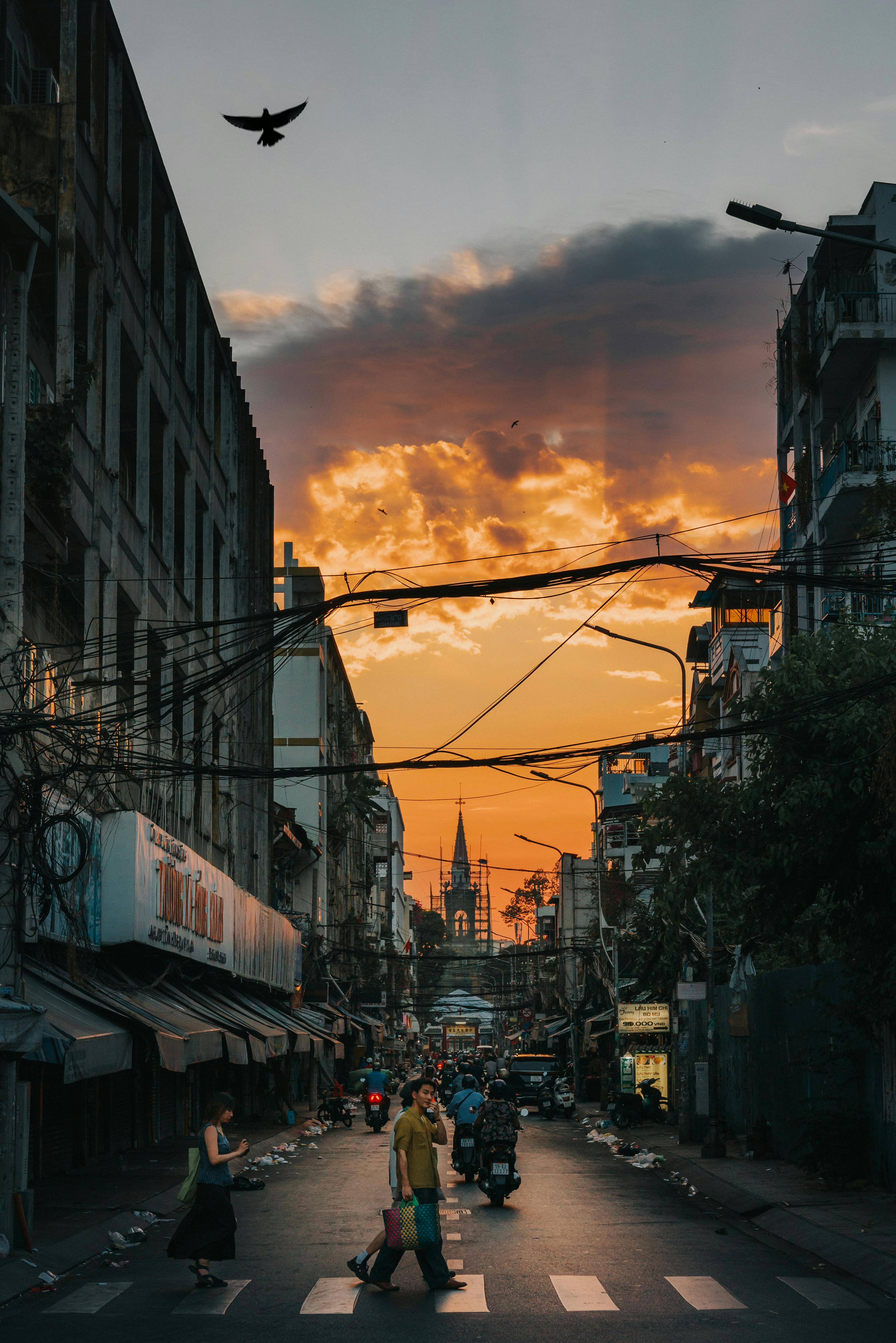 Sunset Street Scene in Ho Chi Minh City · Free Stock Photo