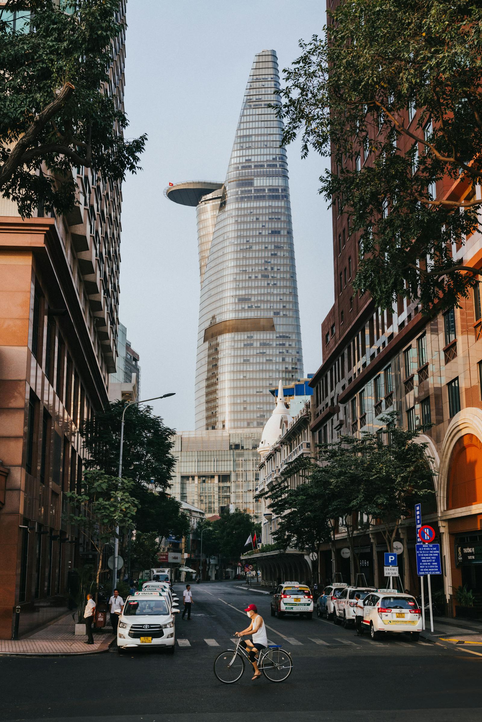 Busy Street Photos, Download The BEST Free Busy Street Stock Photos ...