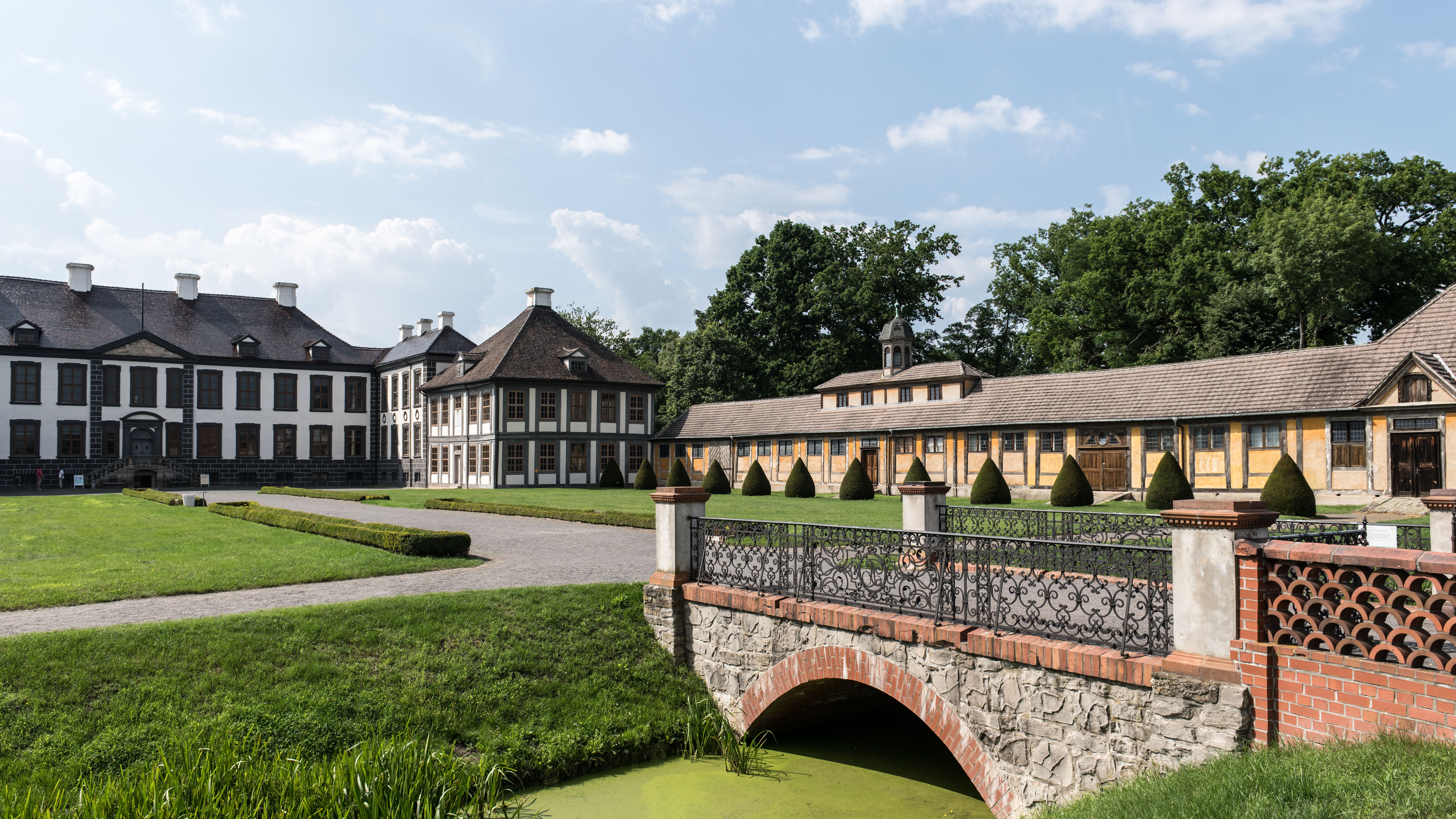 Historic Oranienburg Palace with Gardens · Free Stock Photo