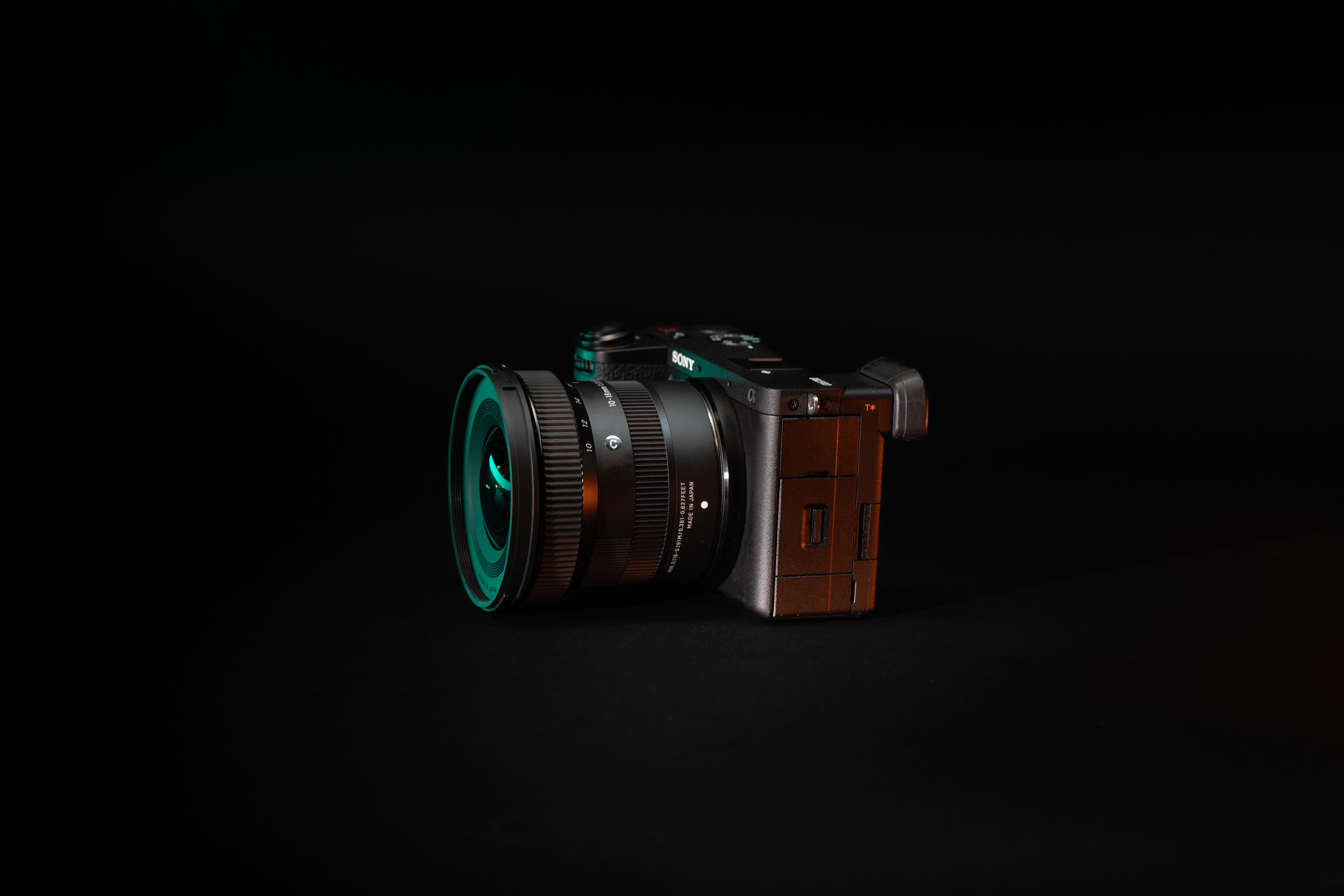 Professional Mirrorless Camera on Black Background · Free Stock Photo