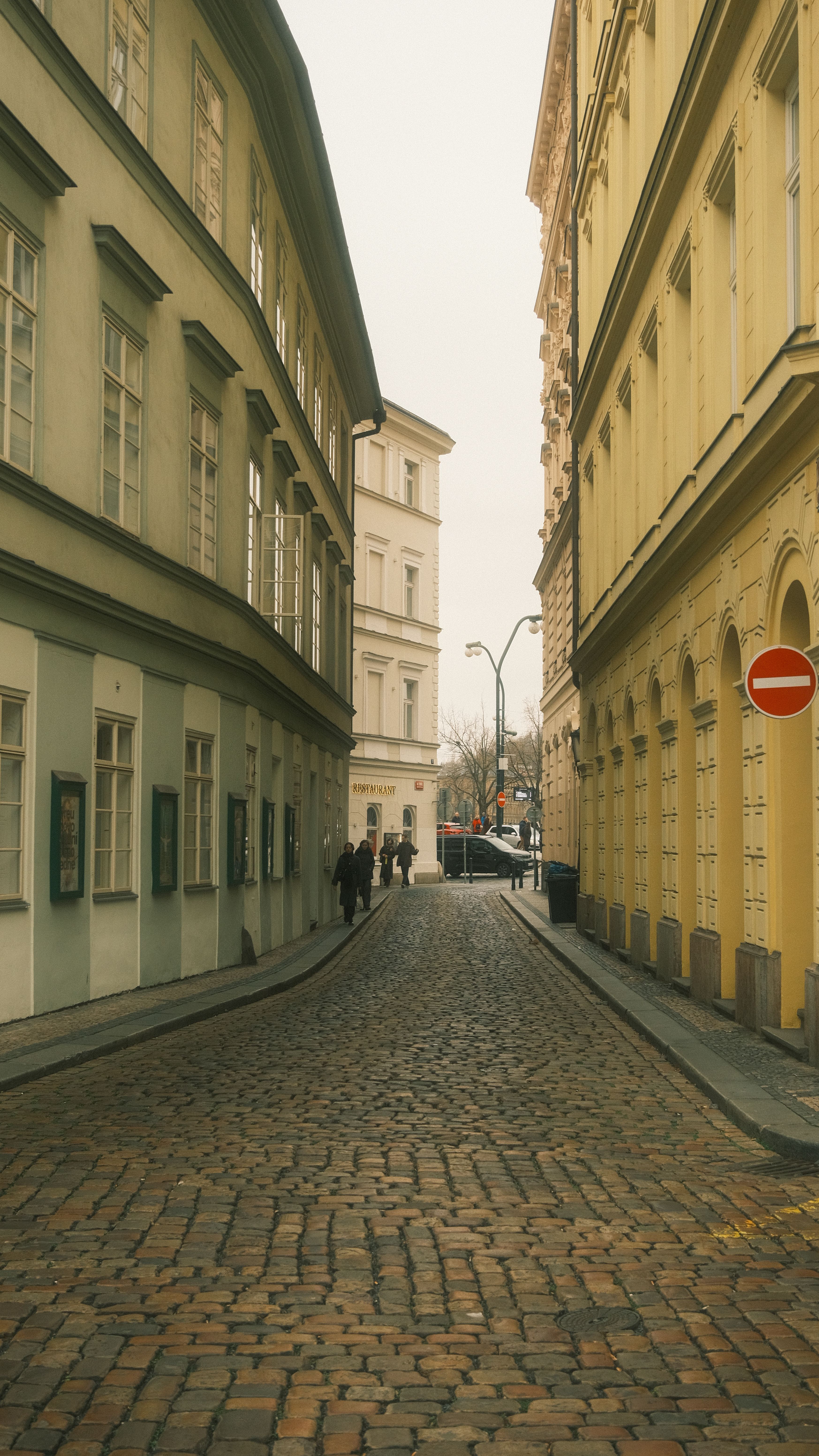 Picturesque European Cobblestone Street Scene · Free Stock Photo