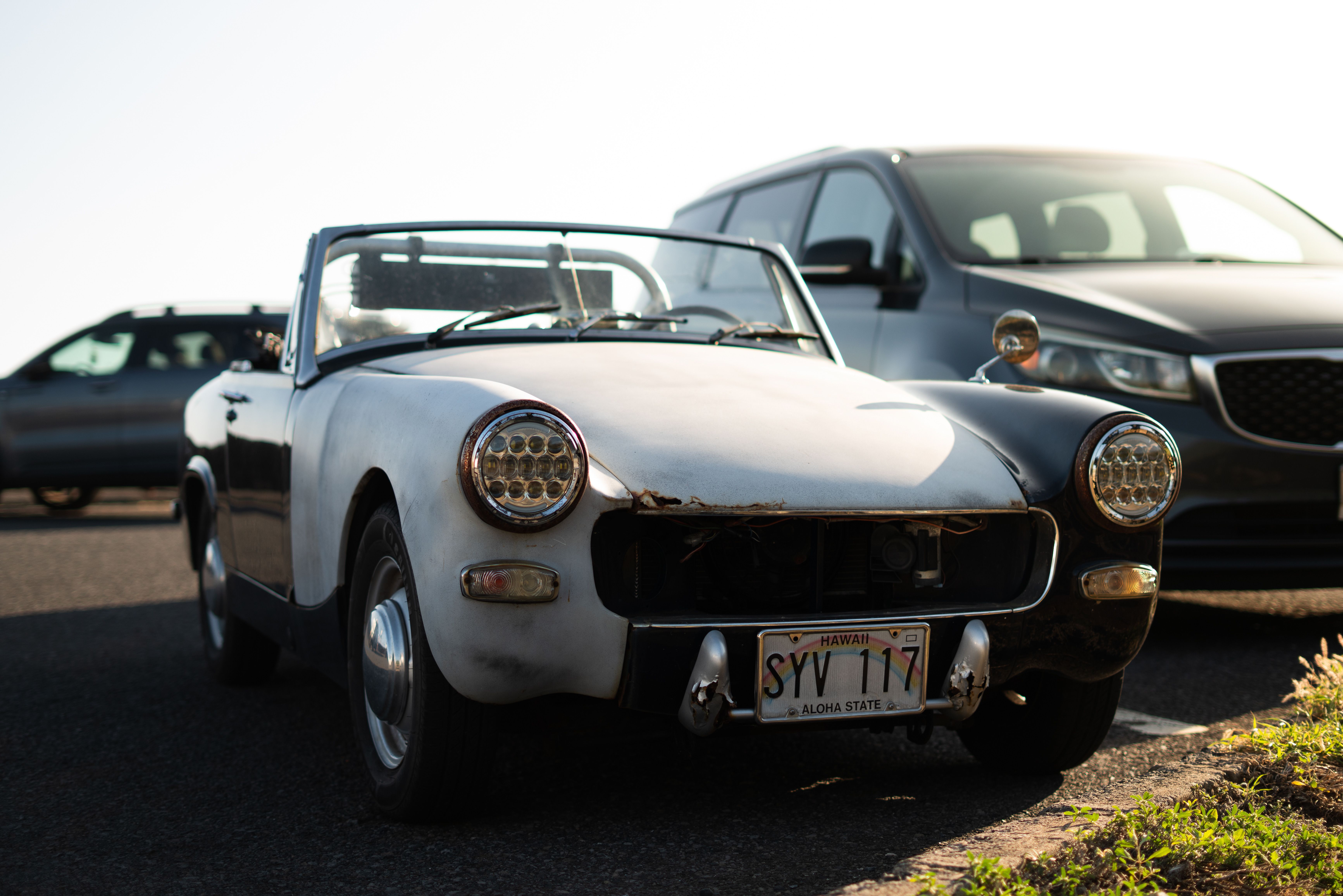 Vintage Convertible Car with License Plate in Hawaii · Free Stock Photo