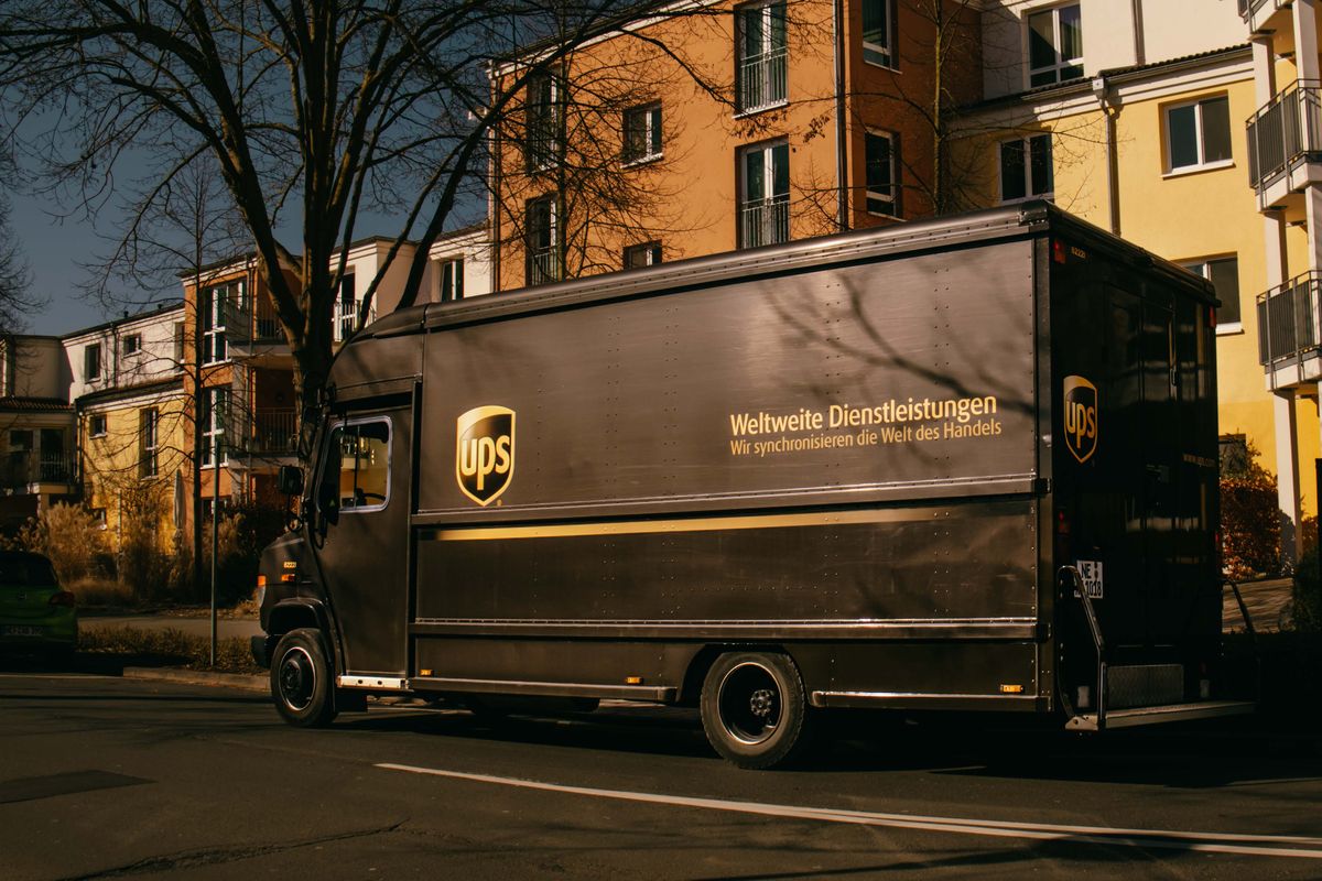 Ups Truck Photos, Download The BEST Free Ups Truck Stock Photos & HD Images