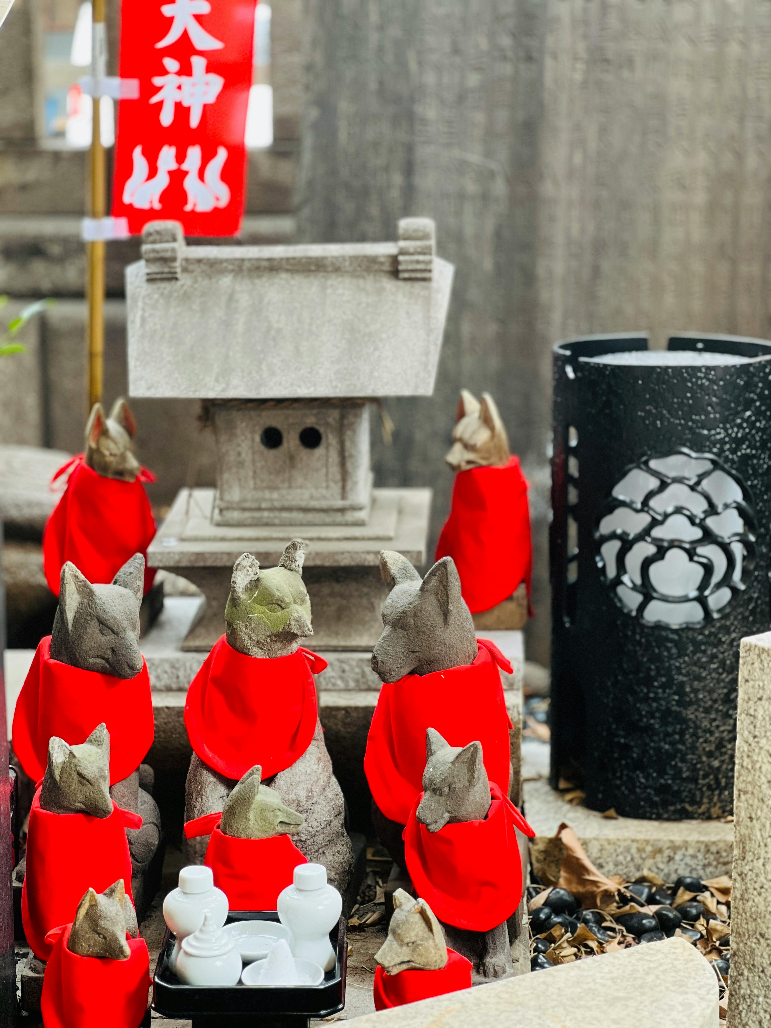Fox Statues in Traditional Japanese Shrine · Free Stock Photo
