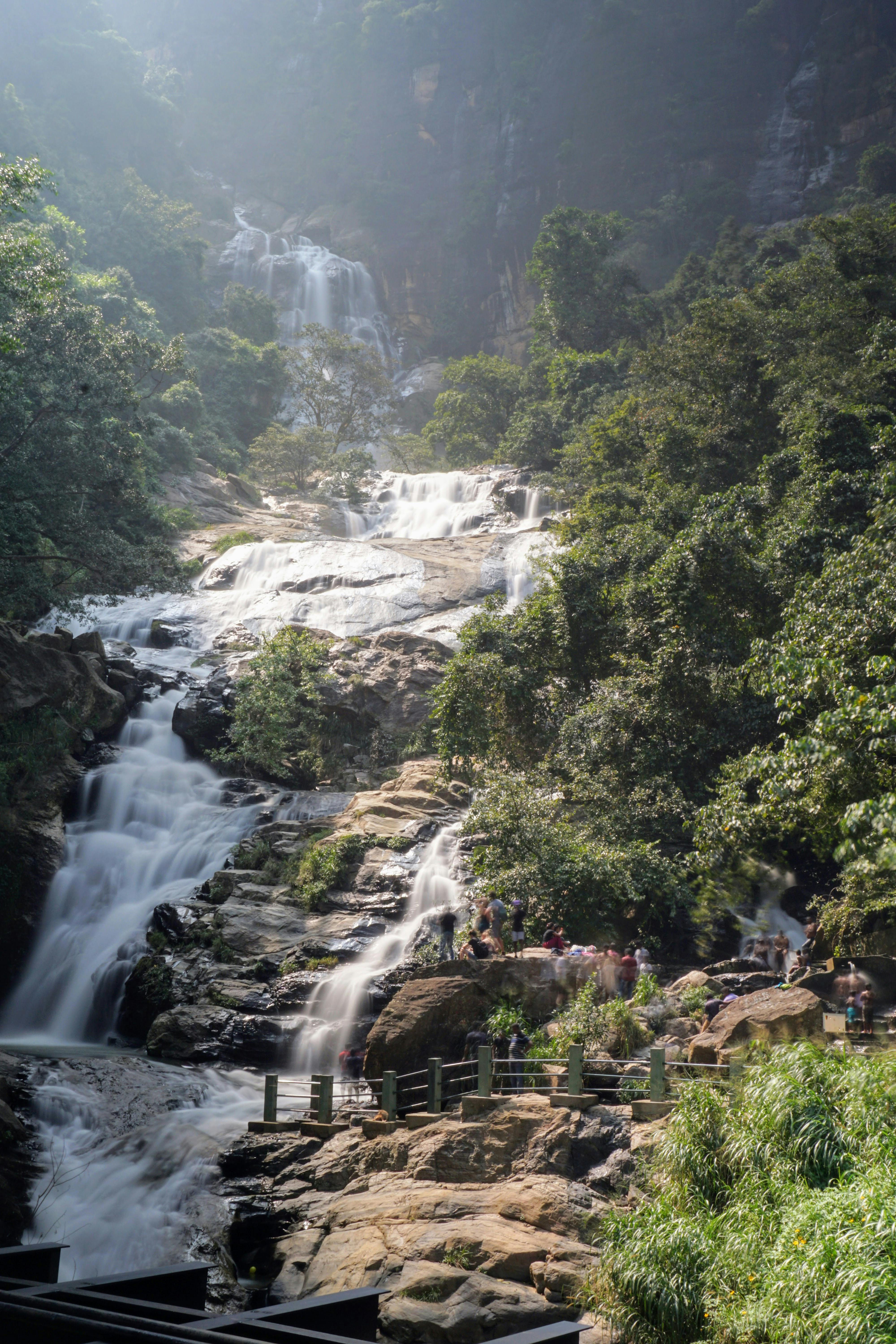 Majestic Diyaluma Falls in Sri Lanka · Free Stock Photo