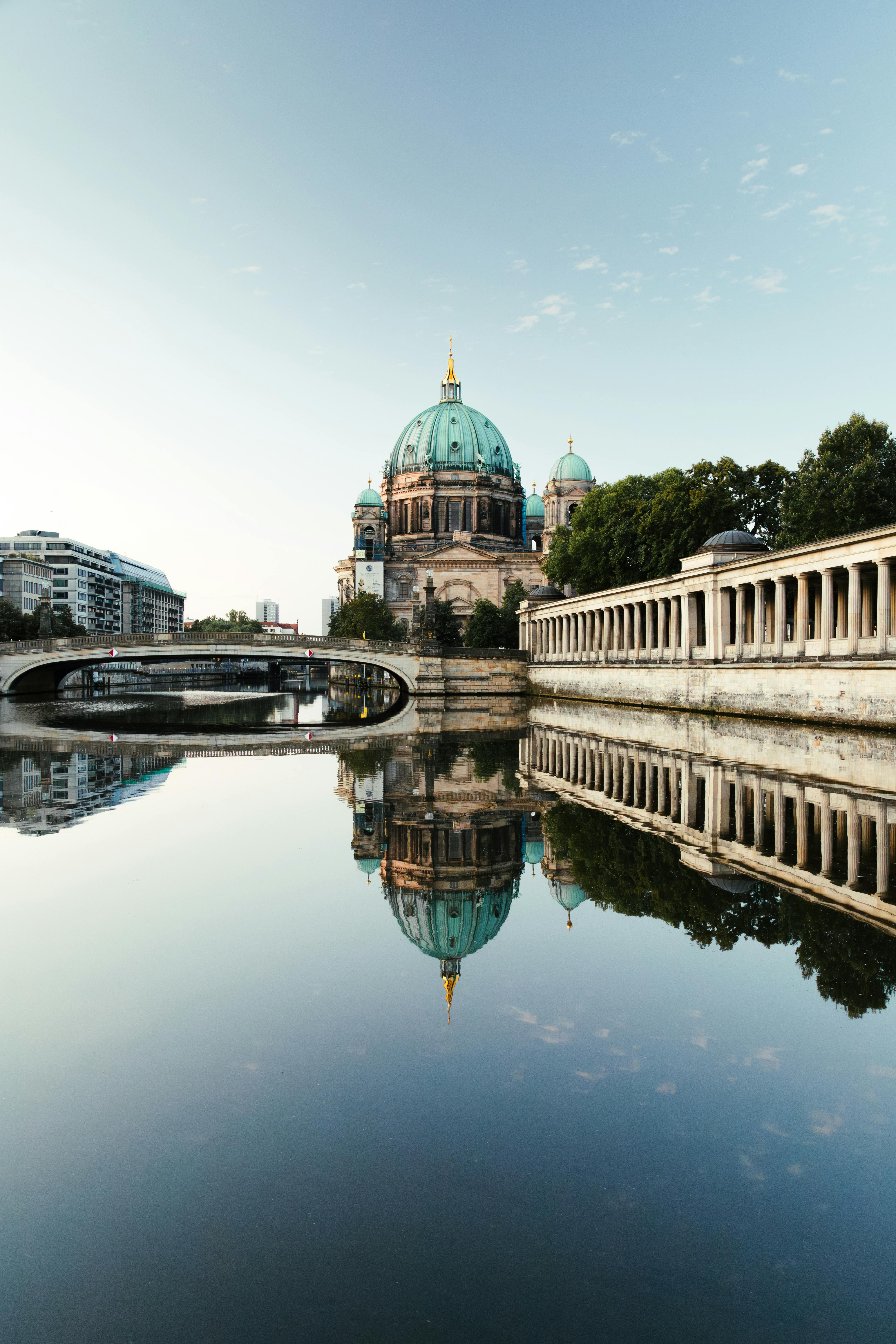 Catedral De Berlín Al Amanecer · Foto de stock gratuita