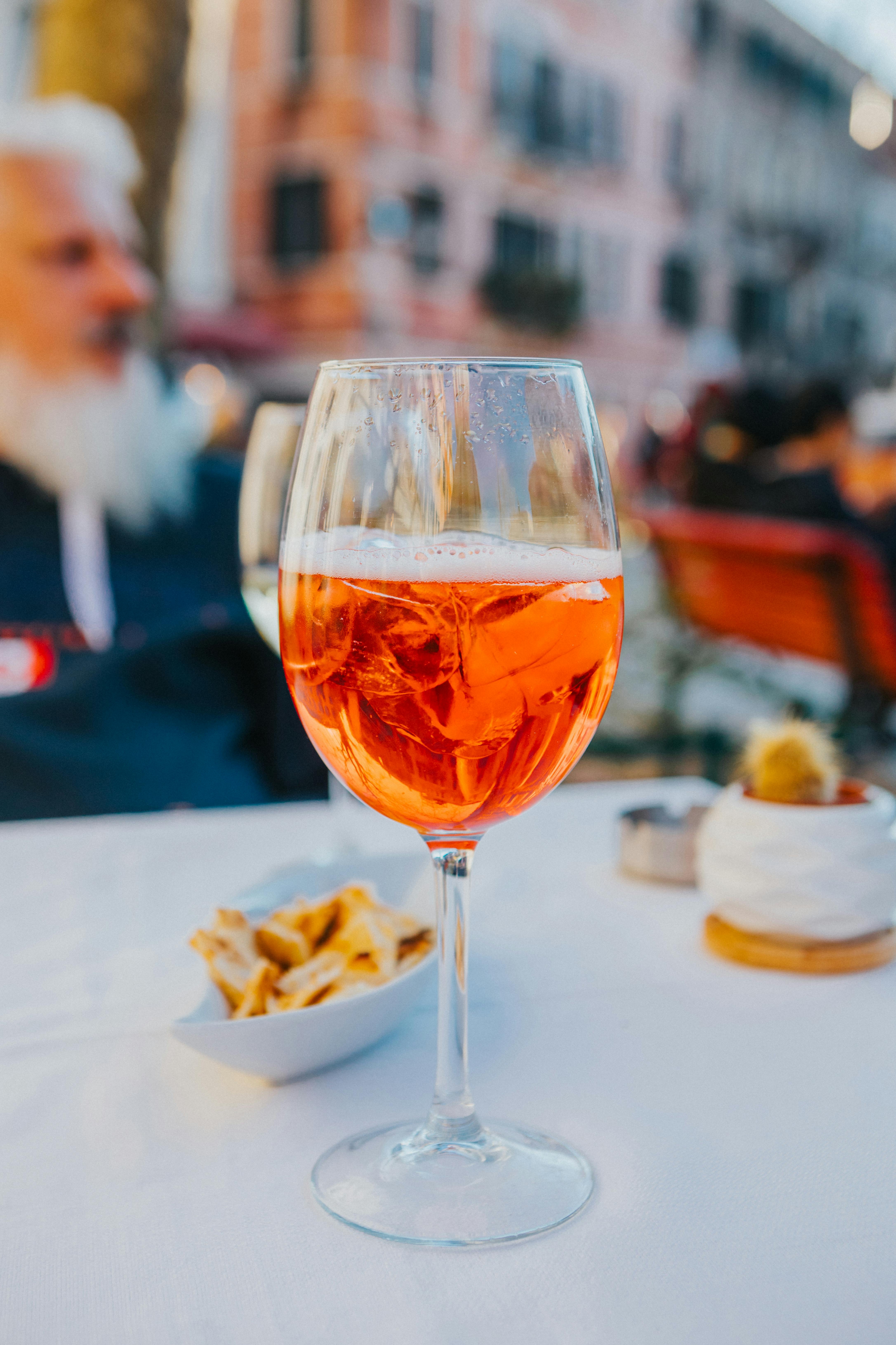Foto gratuita di adulto senior, agrume, all'aperto, aperitivo, aperol ...