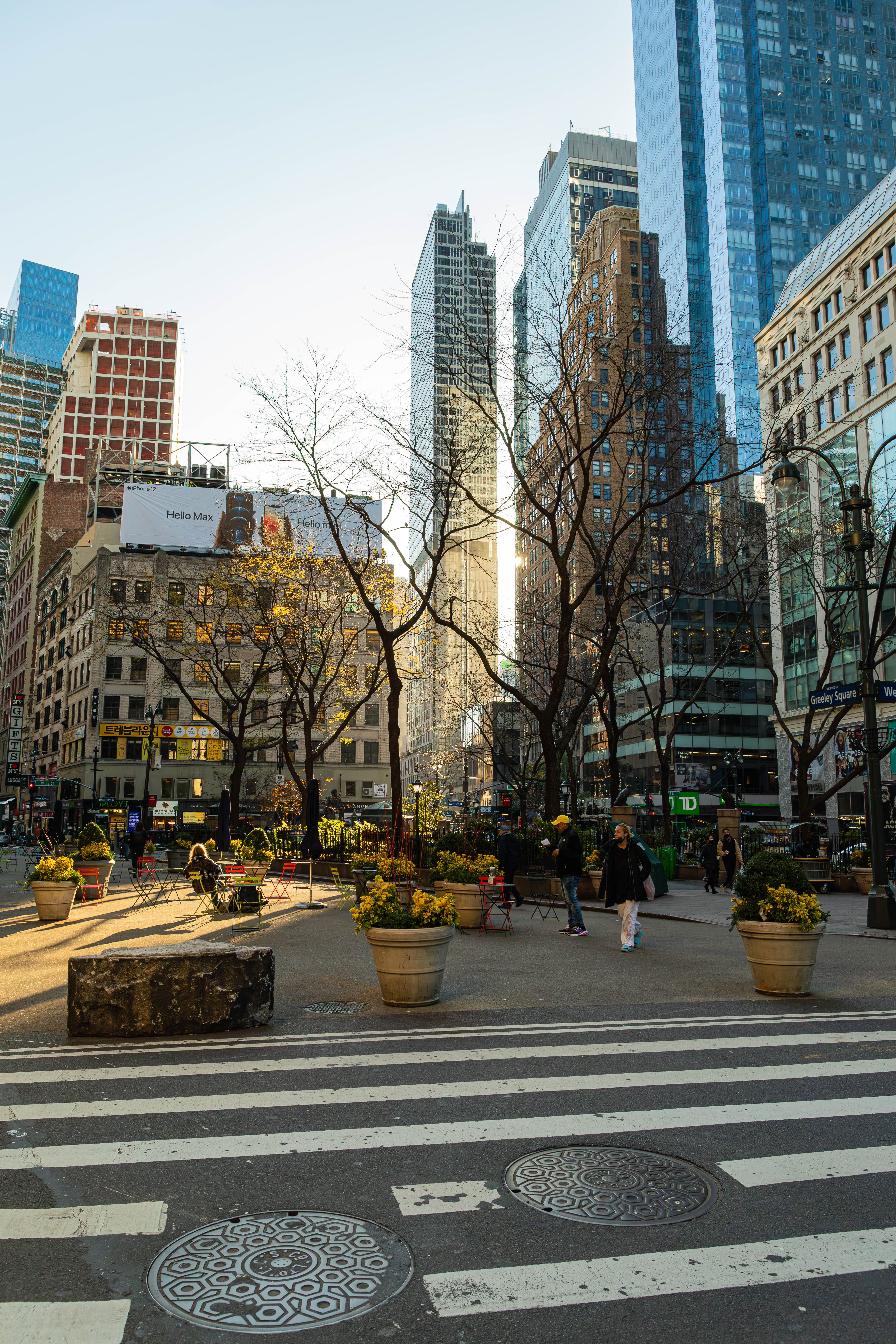 Vibrant New York City Street Scene with Skyscrapers · Free Stock Photo