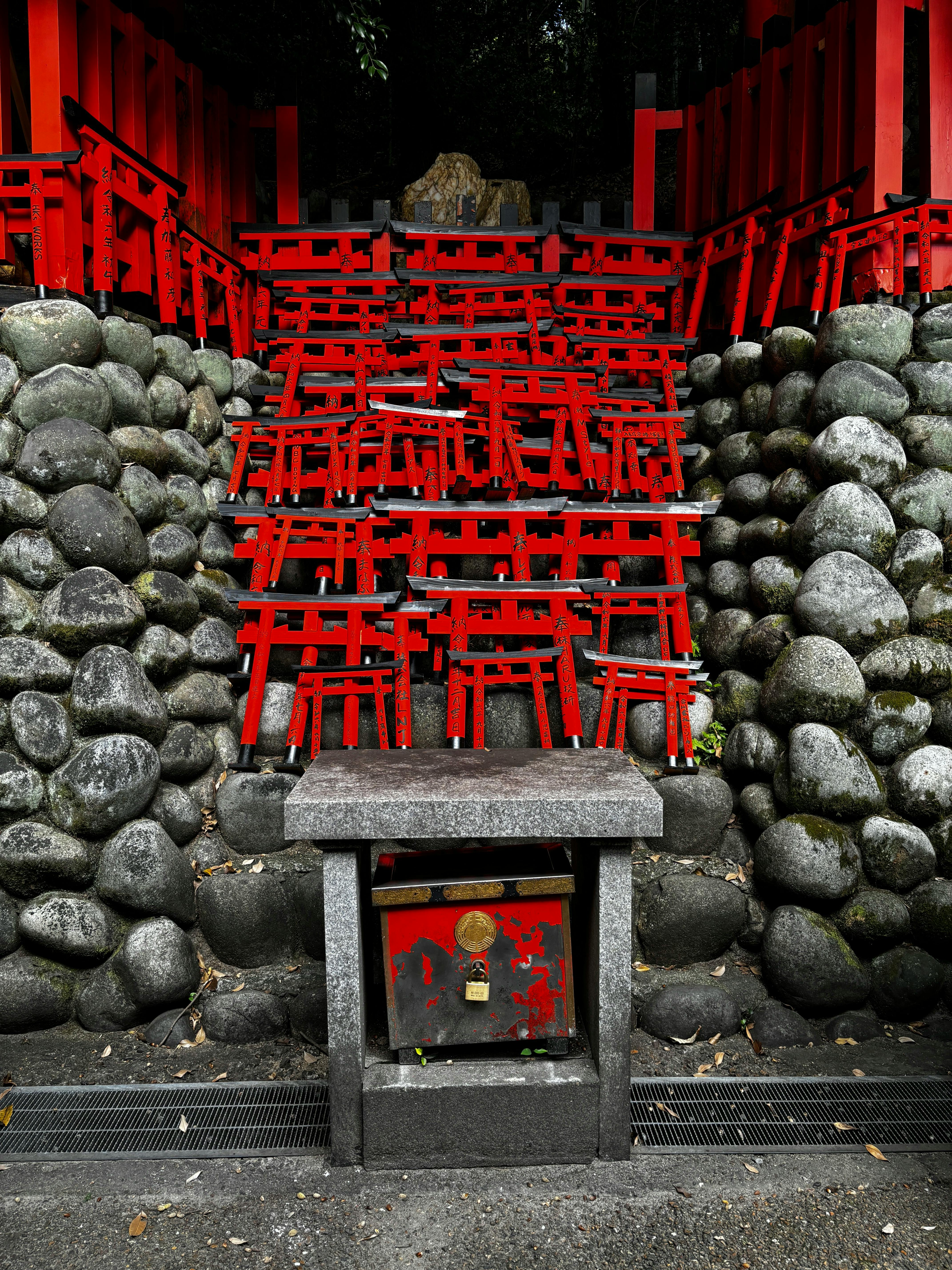 Red Torii Gates at Shinto Shrine in Kyoto · Free Stock Photo