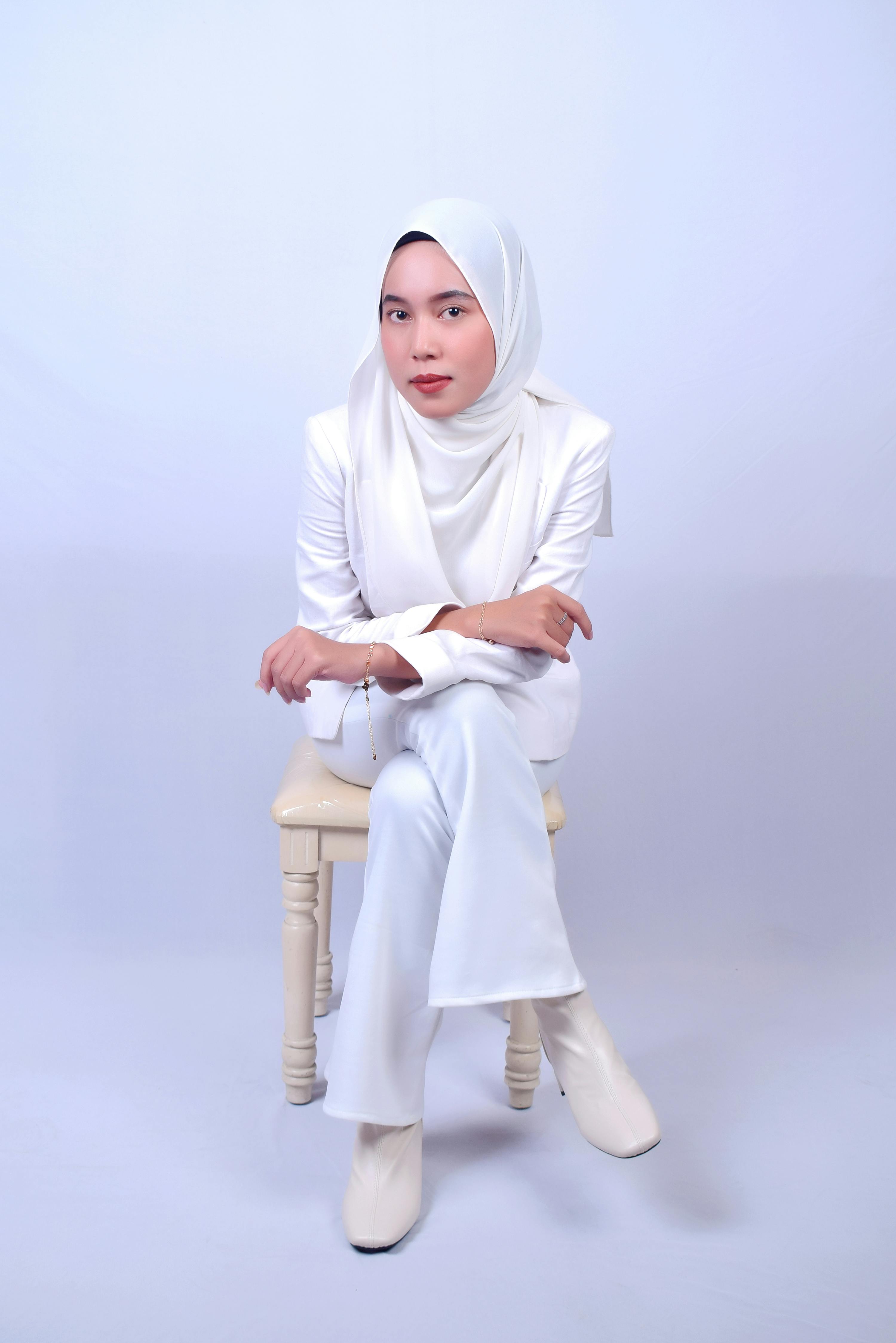 Knowing Gaze Photos, Download The BEST Free Knowing Gaze Stock Photos ...