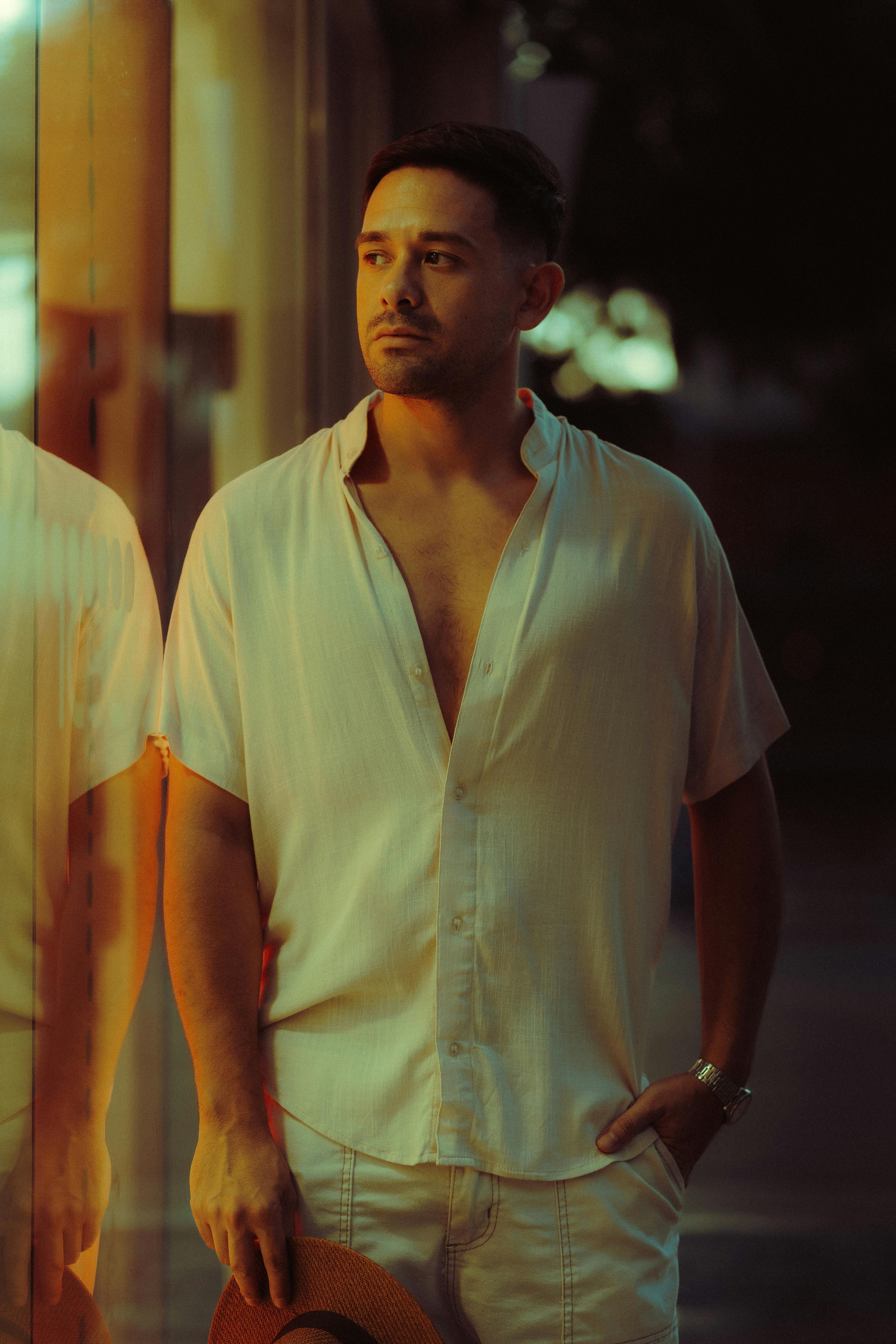 Hat In Hand Photos, Download The BEST Free Hat In Hand Stock Photos ...