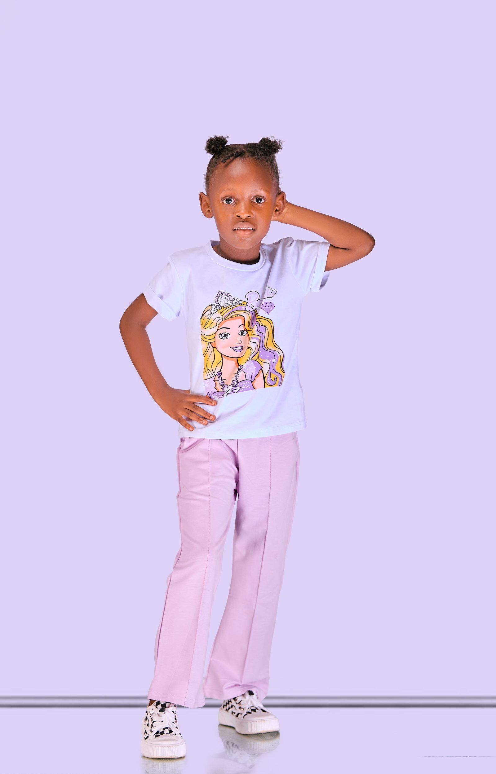 Young Girl Posing Photos, Download The BEST Free Young Girl Posing ...