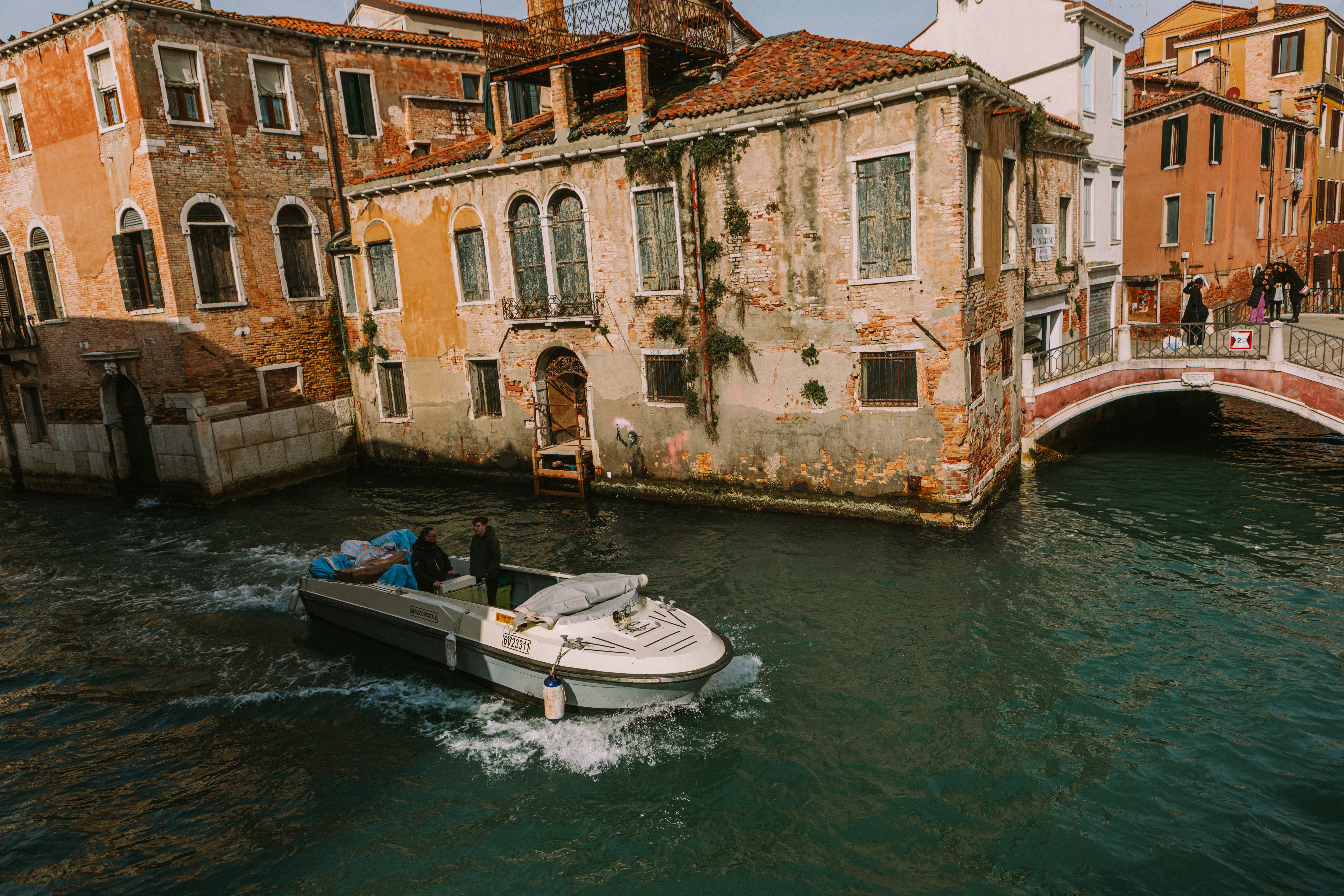 Cruising Gondola Photos, Download The BEST Free Cruising Gondola Stock ...