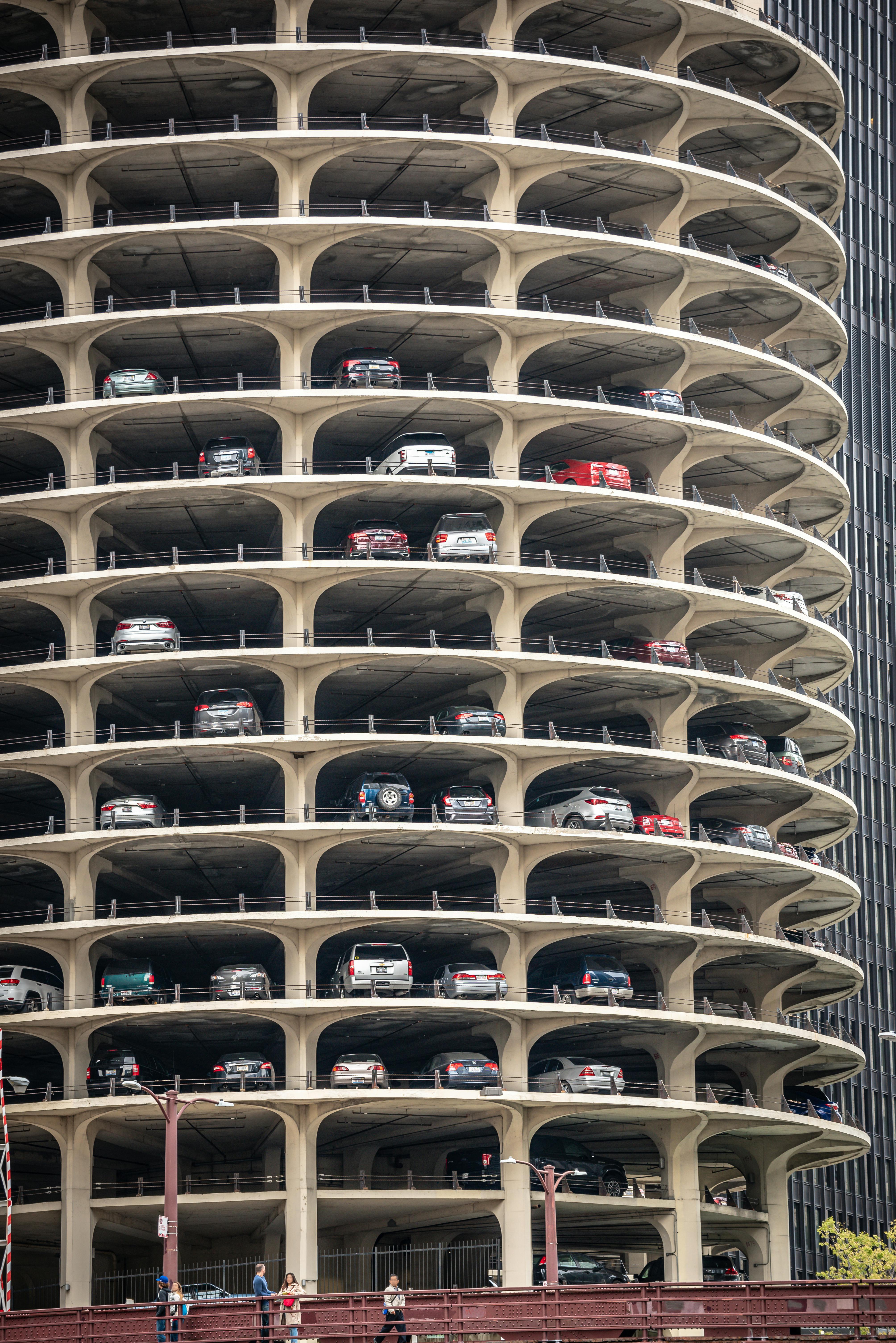 Circular Multi-Level Parking in Chicago, Illinois · Free Stock Photo
