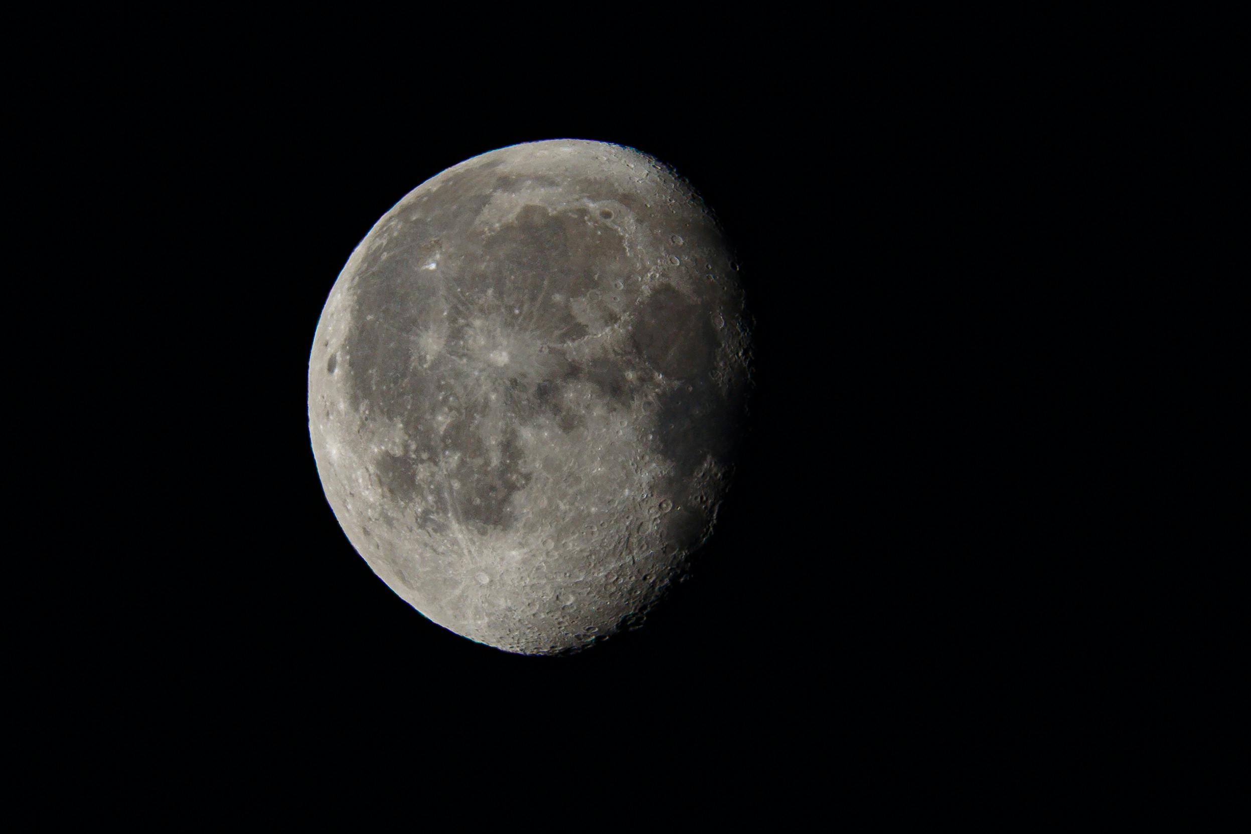 High Resolution Moon Photography at Night · Free Stock Photo