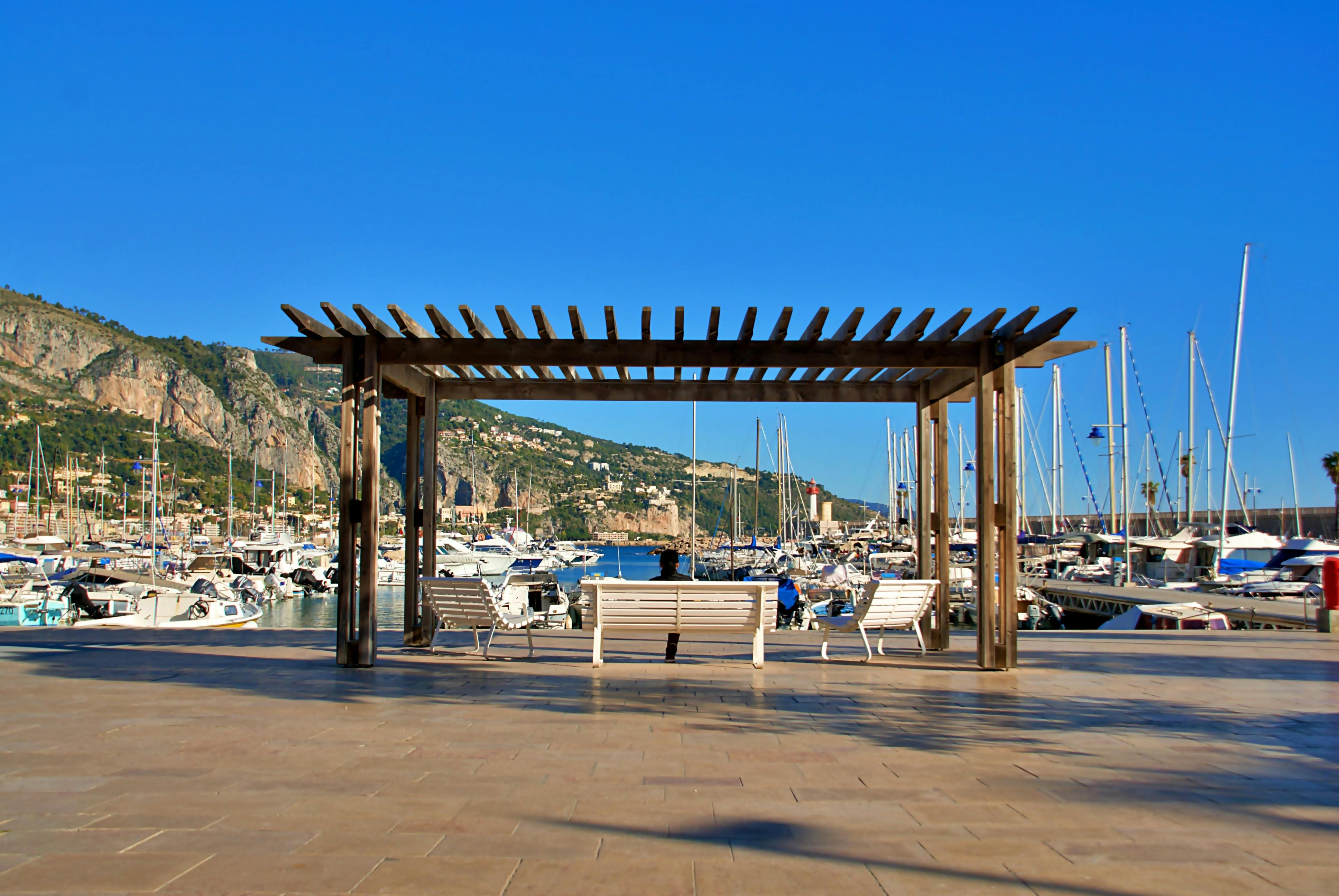 Adding Comfort and Style with Screened in Pergolas Outdoors