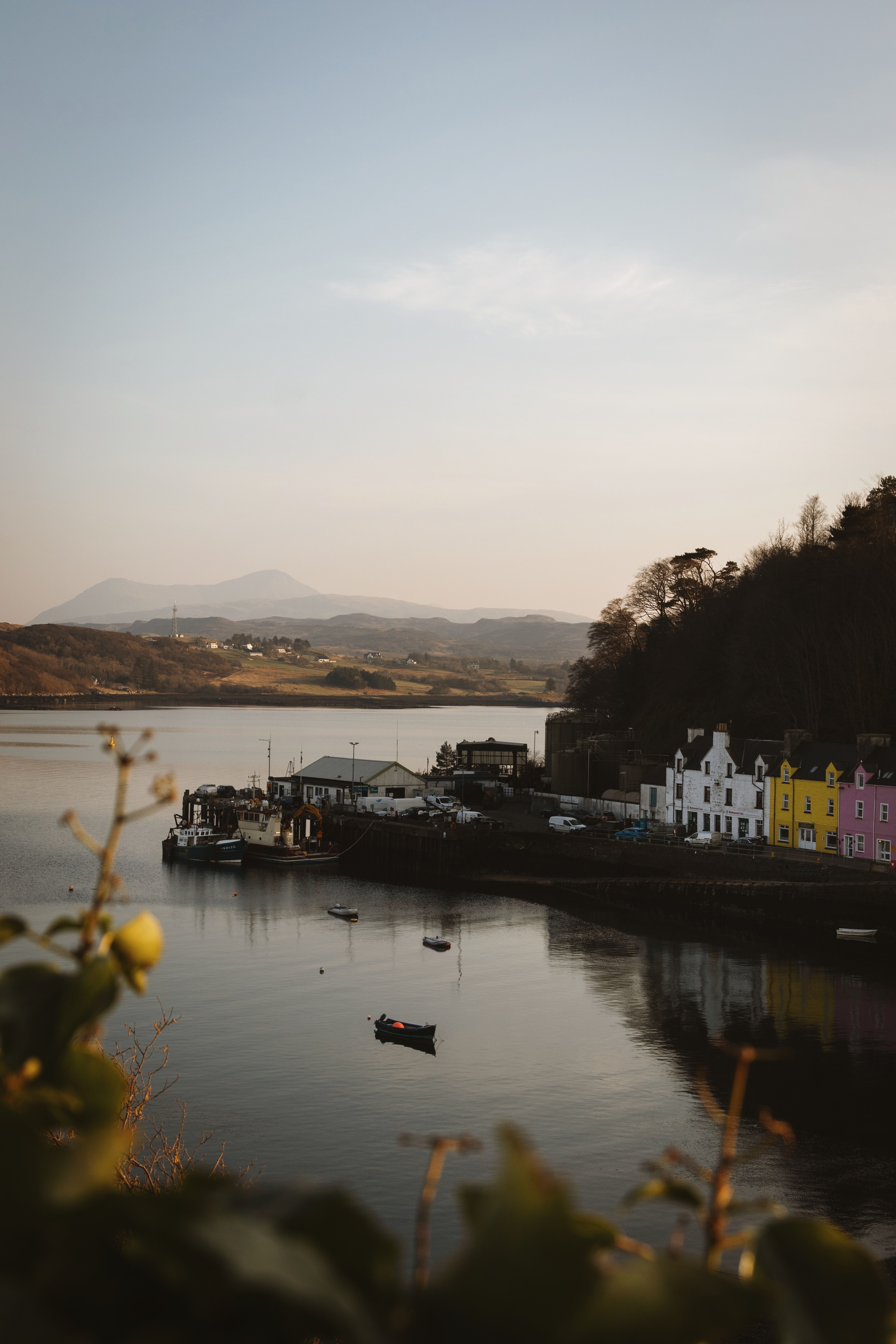 Charming Portree Harbor at Dusk in Scotland · Free Stock Photo