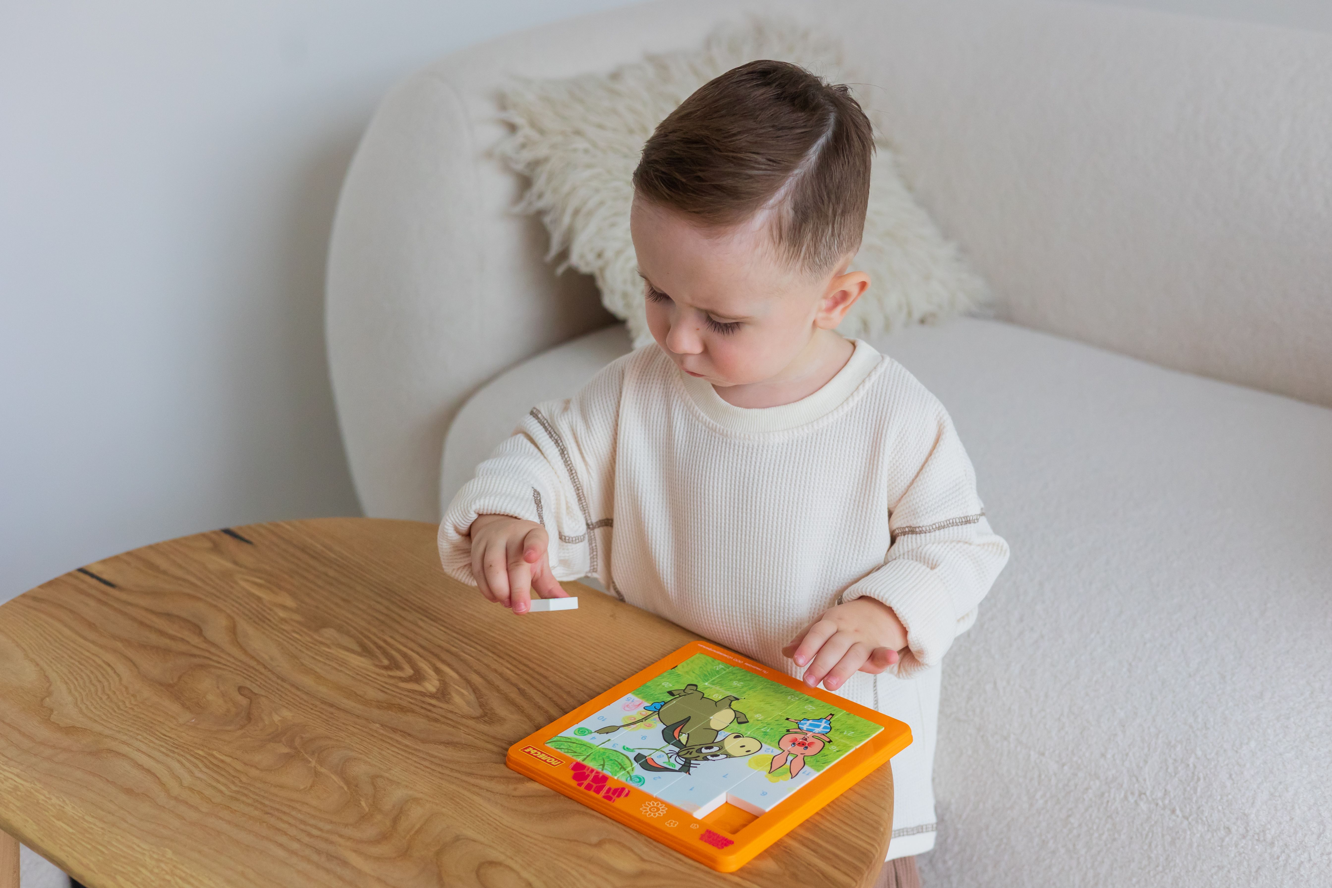Kids Playing Educational Games Photos, Download The BEST Free Kids ...