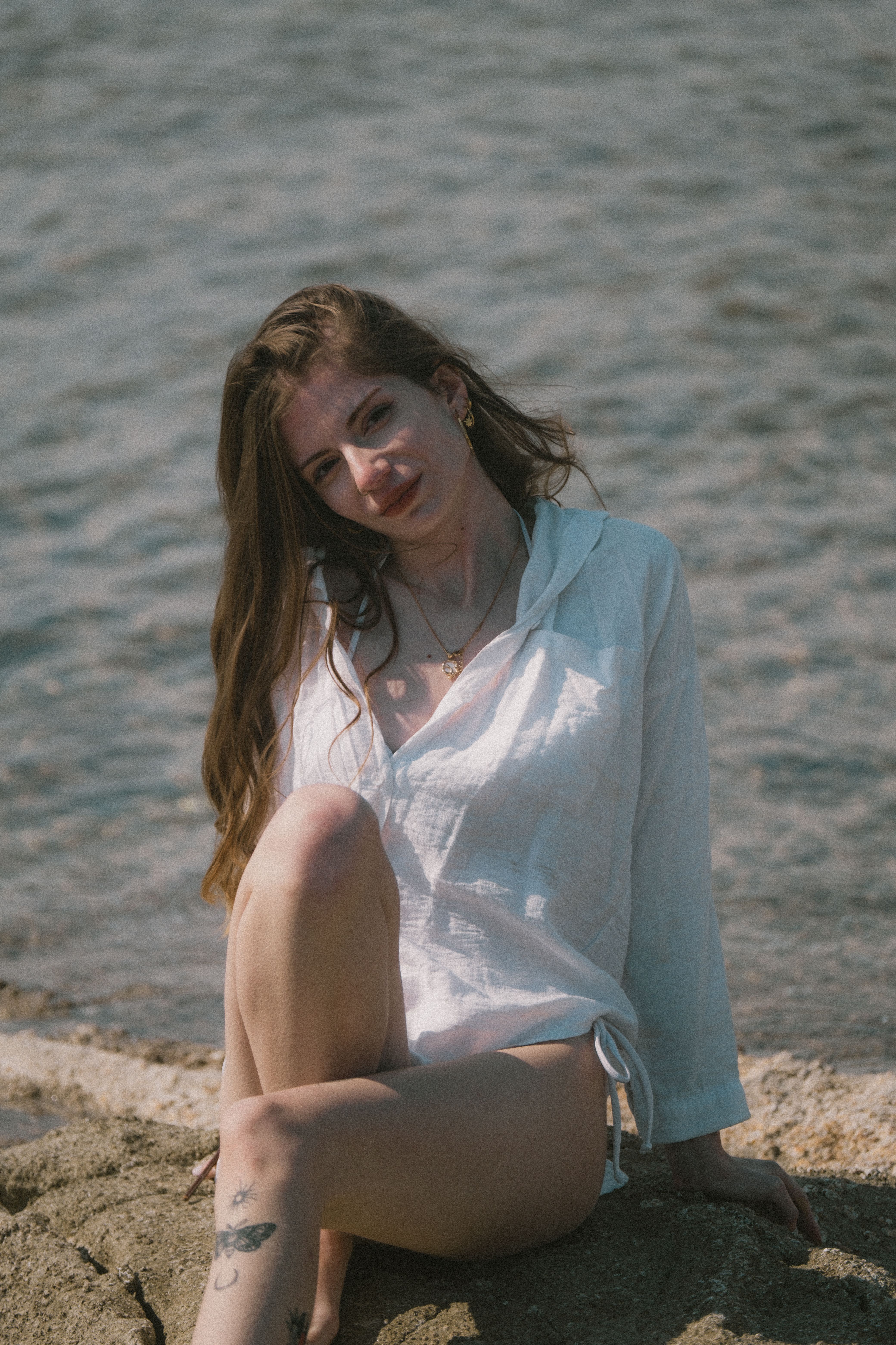 Sitting At The Beach Crying Photos, Download The BEST Free Sitting At ...