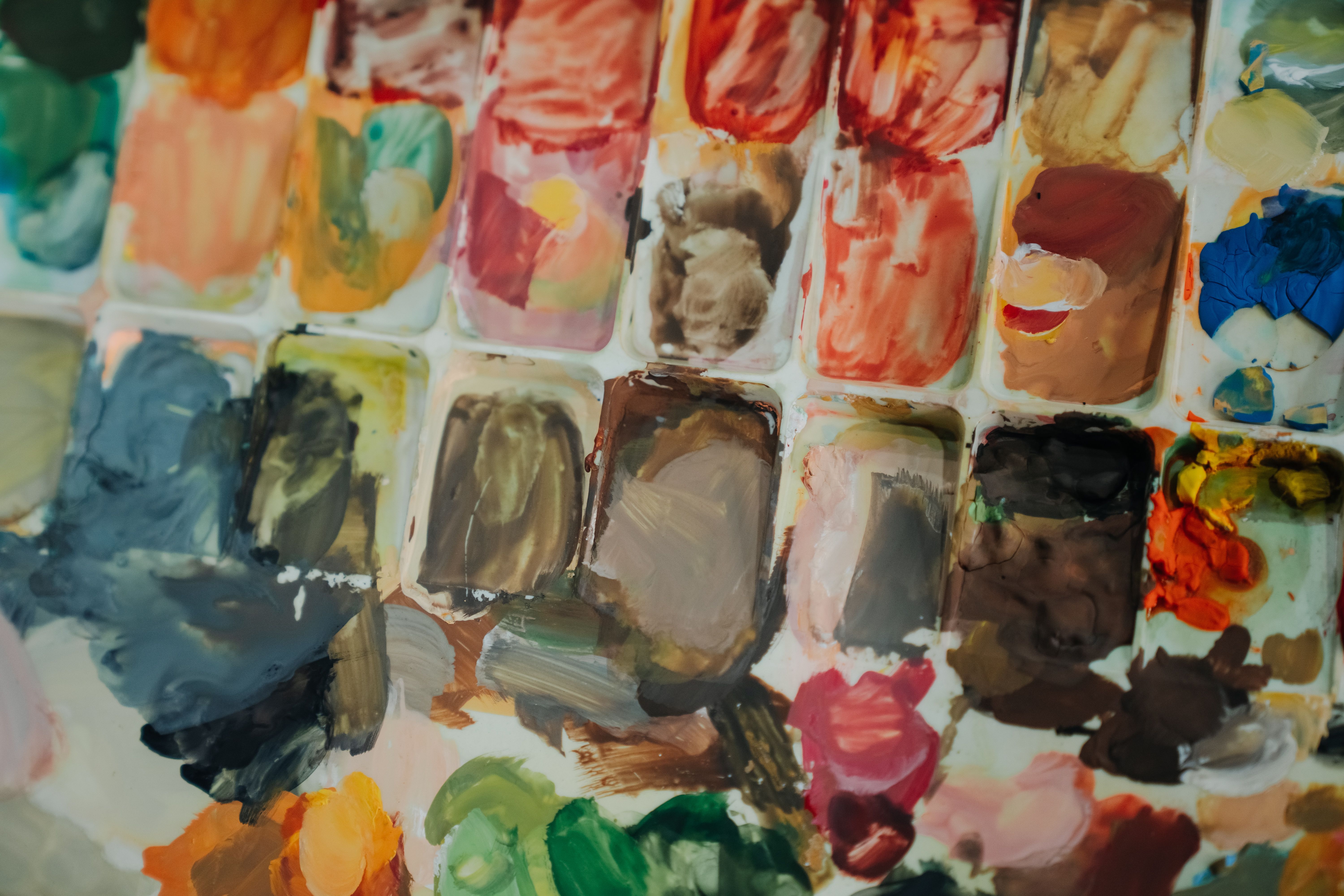 Vibrant Color Palette with Mixed Oil Paints · Free Stock Photo