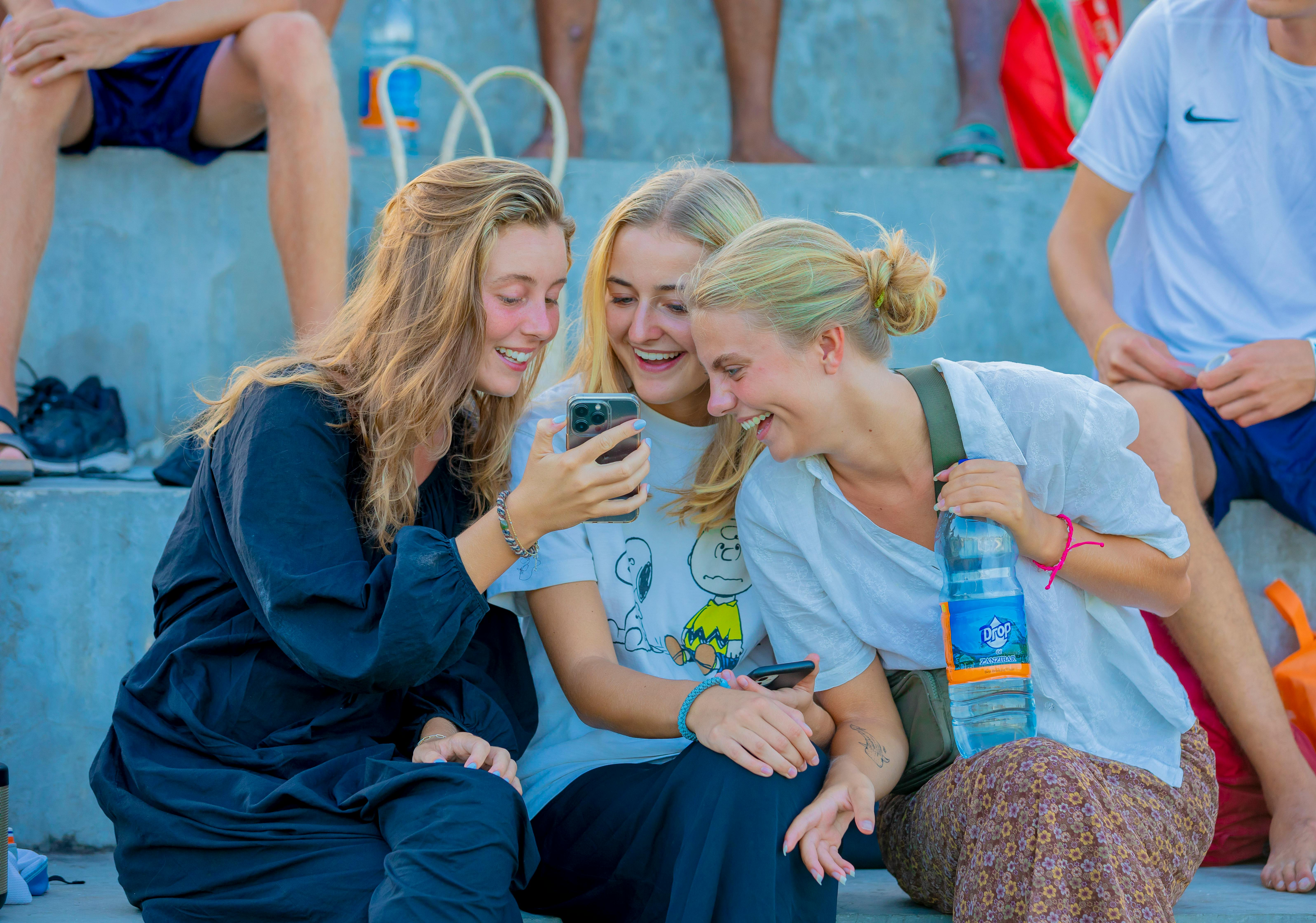 People Friends Group Photos, Download The BEST Free People Friends ...