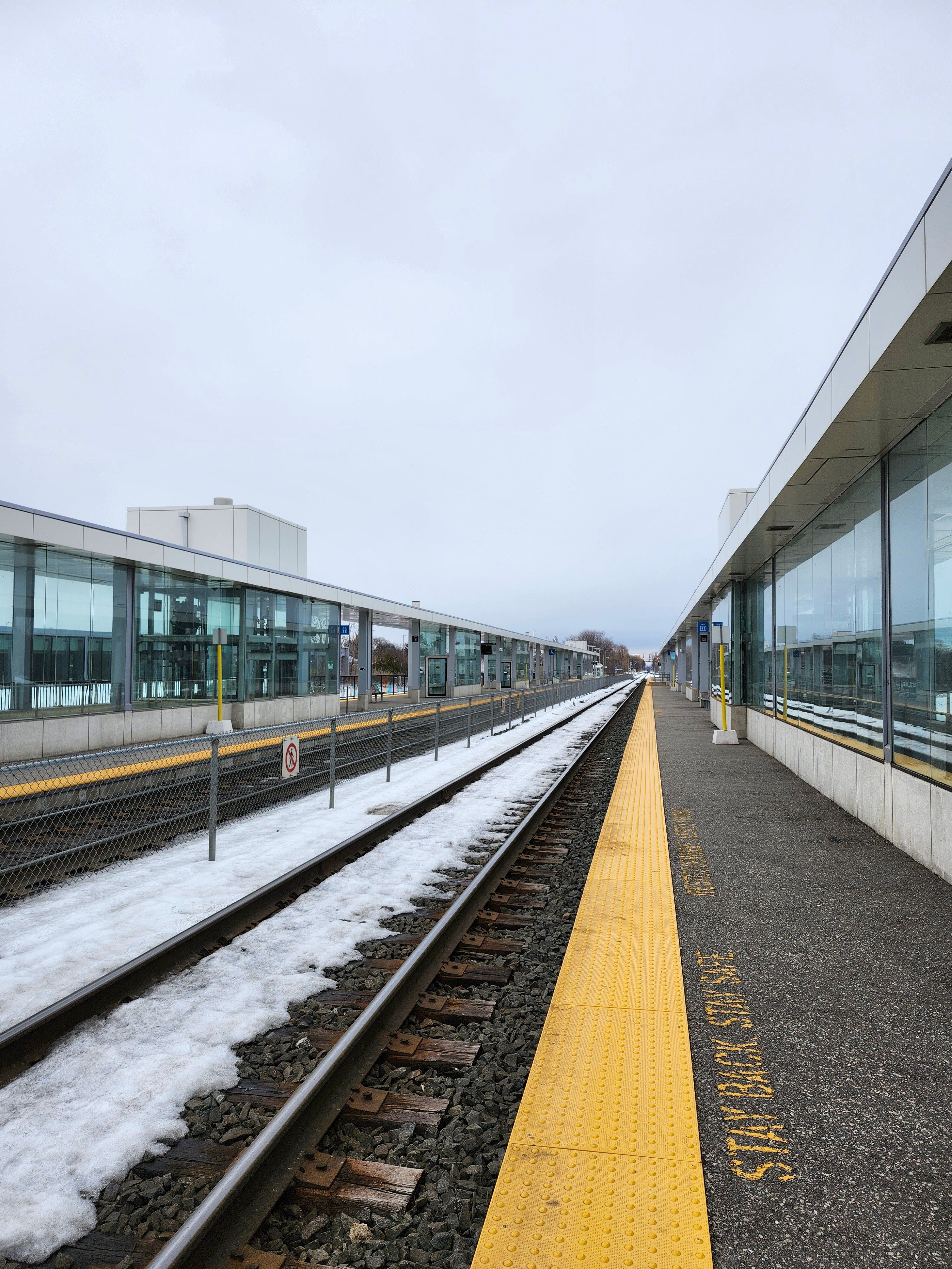Snowy Toronto Train Station Platform View · Free Stock Photo