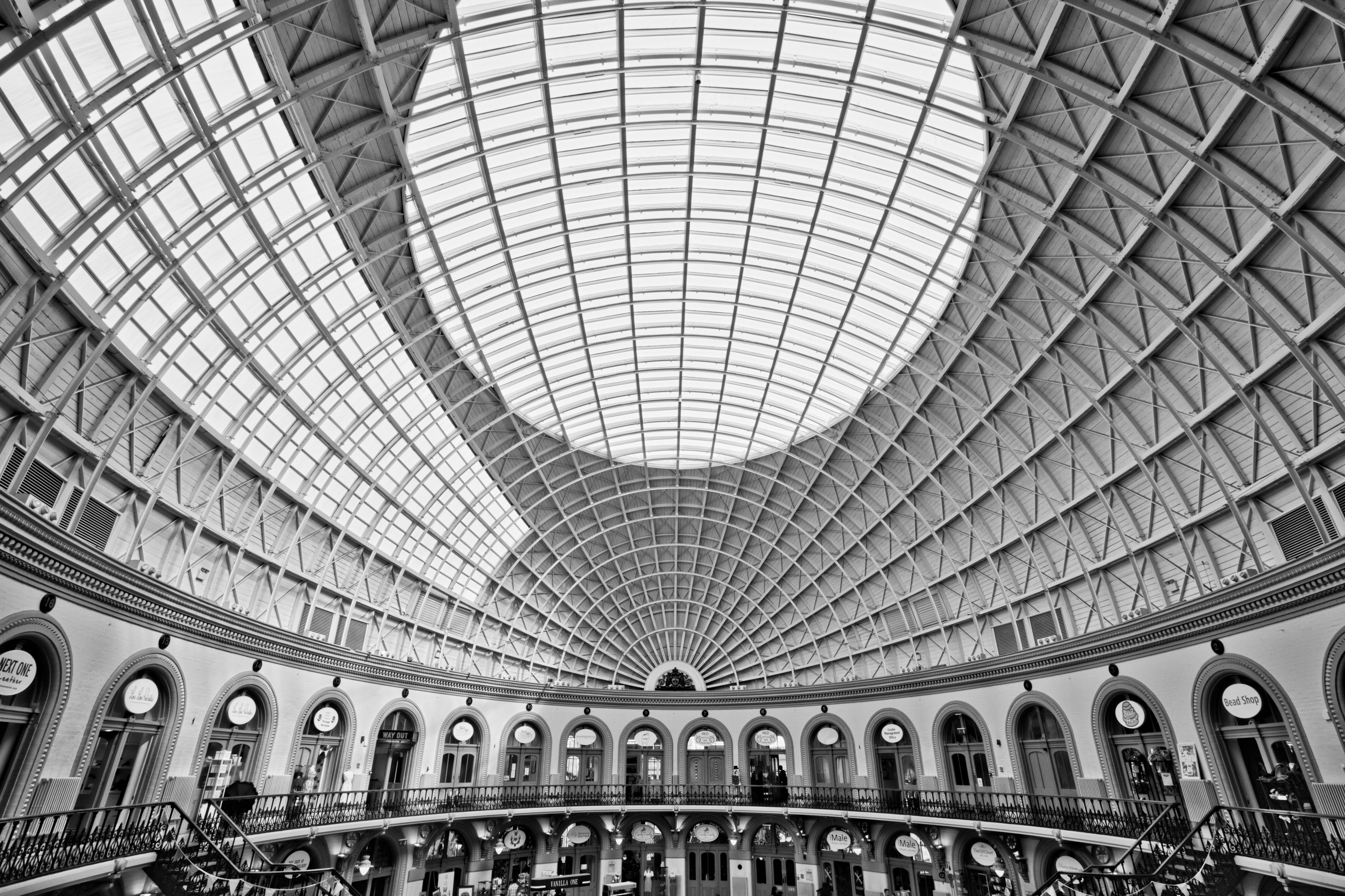 Stunning Interior of Leeds Corn Exchange in Black and White · Free ...