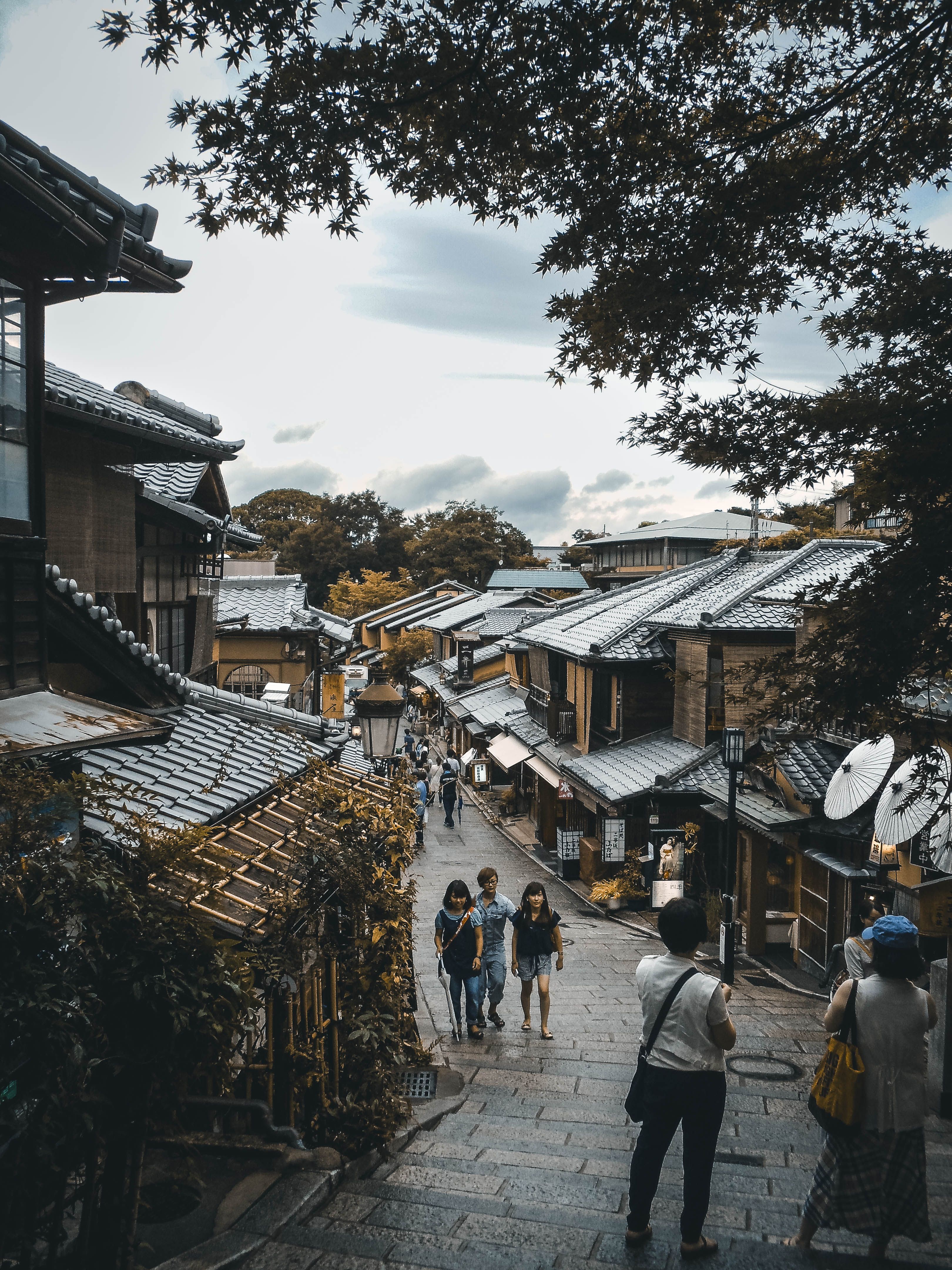 Scenic Stroll Through Historic Kyoto Streets · Free Stock Photo