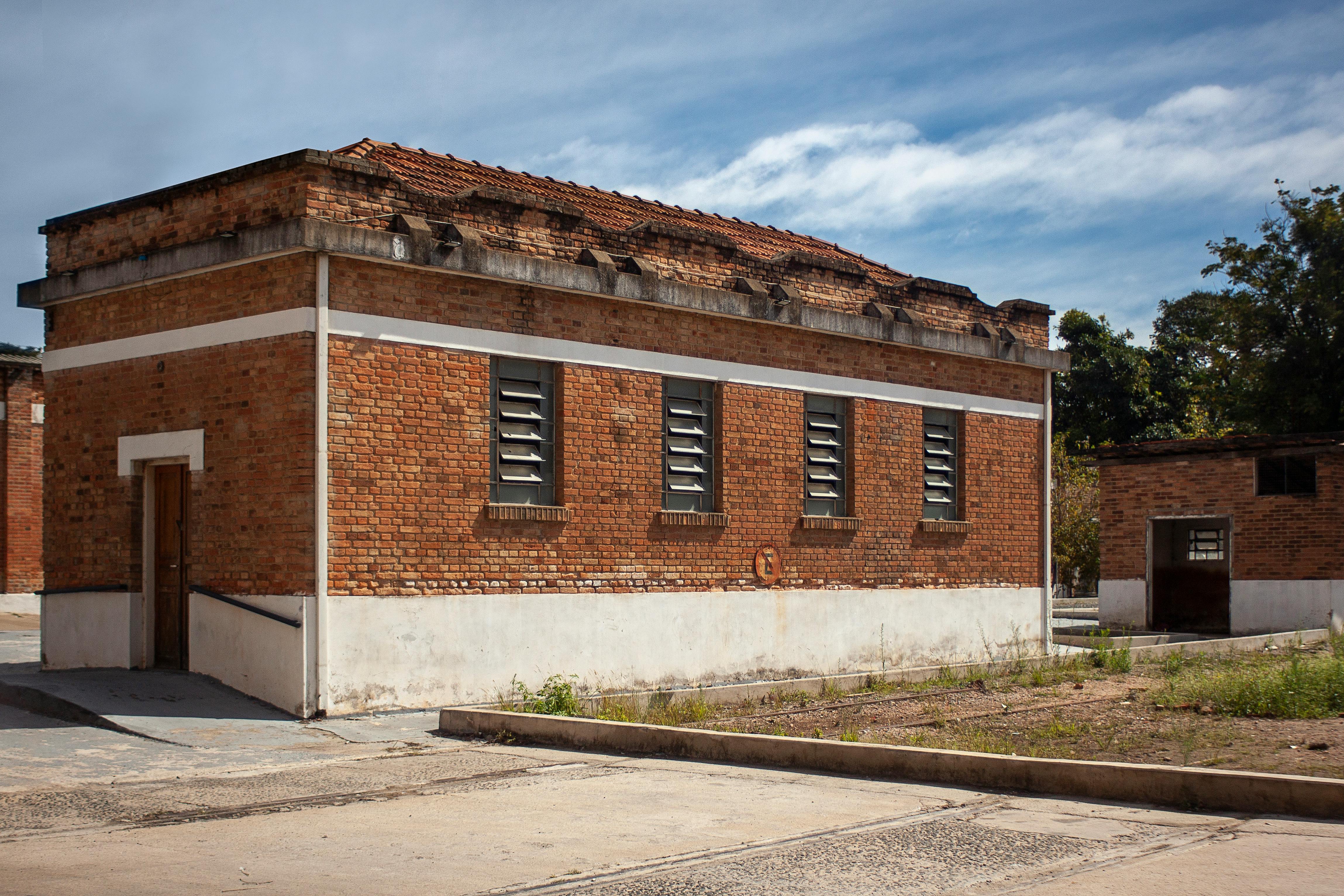 Old Brick Building in Brazil under Clear Sky · Free Stock Photo