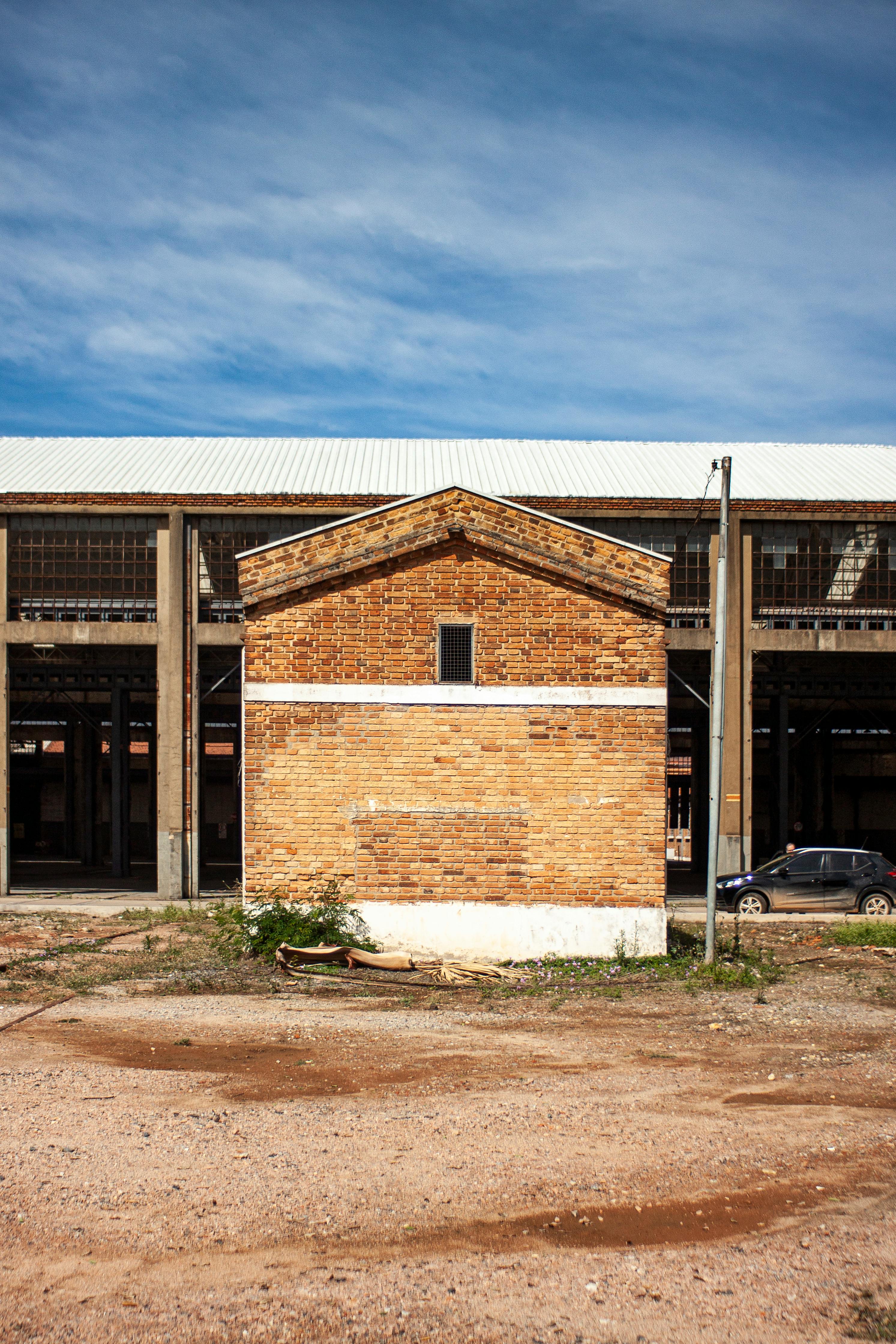 Front View of Abandoned Brick Building in Brazil · Free Stock Photo