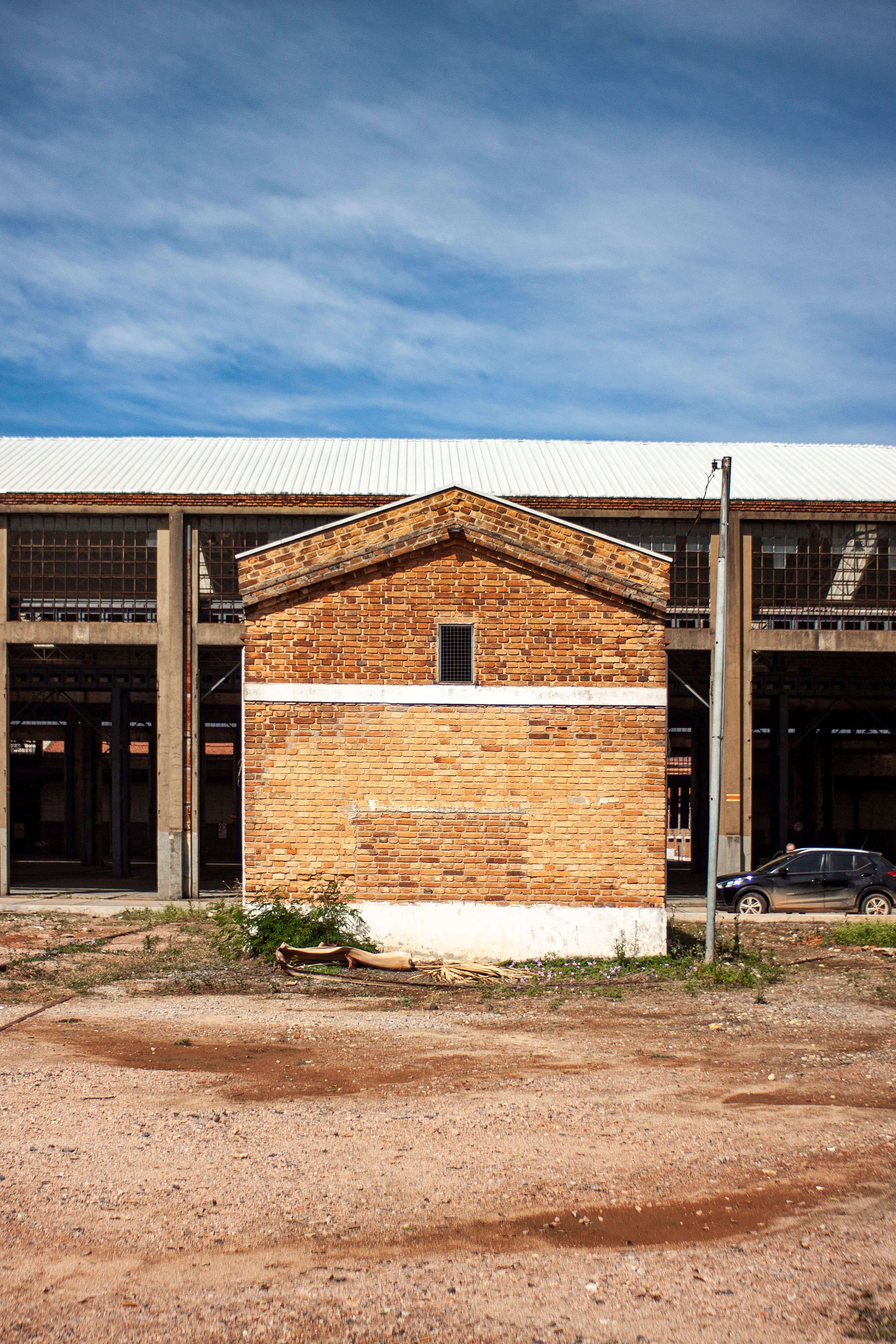 Front View of Abandoned Brick Building in Brazil · Free Stock Photo