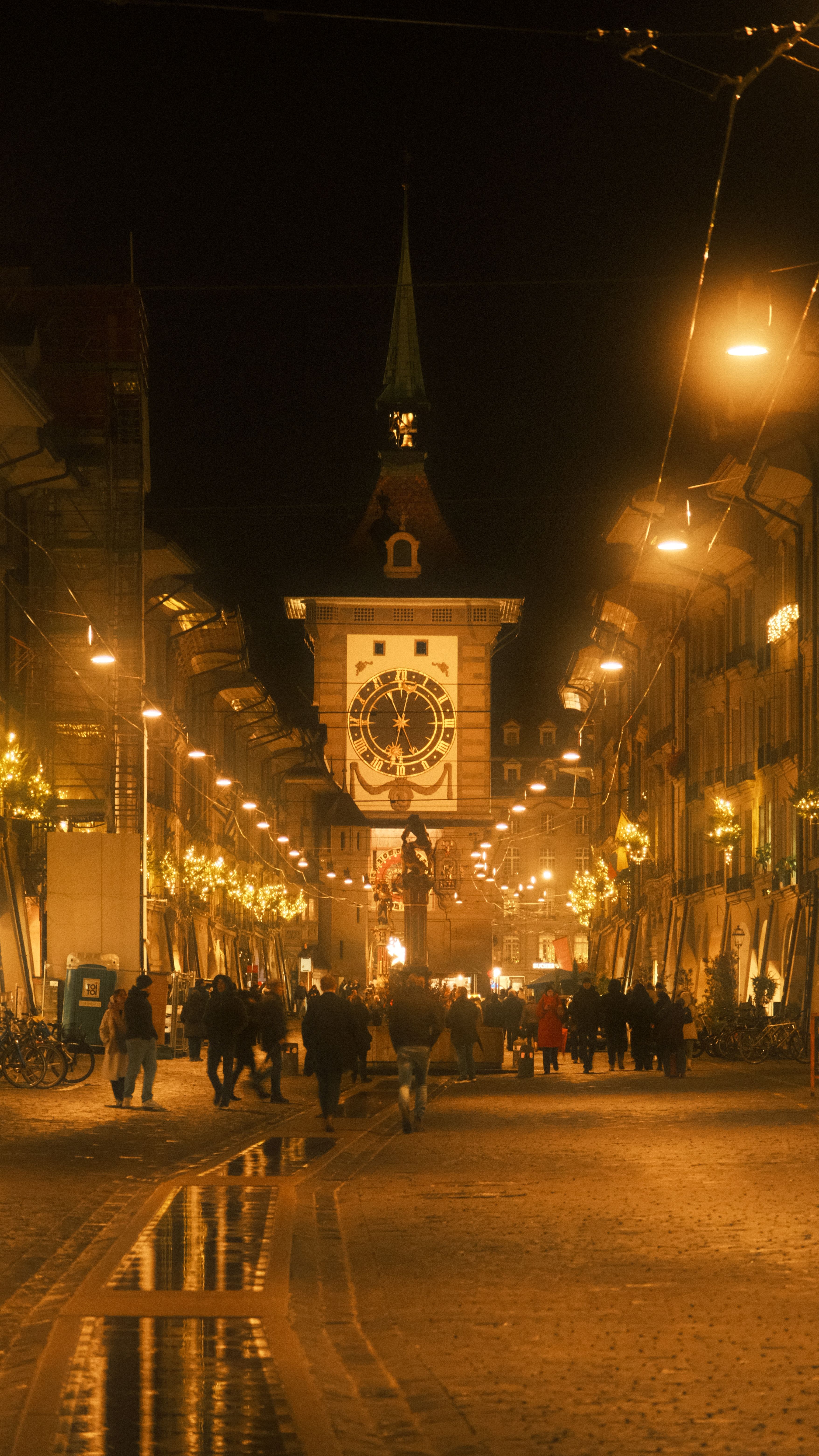 Night View of Zytglogge Clock Tower in Bern · Free Stock Photo
