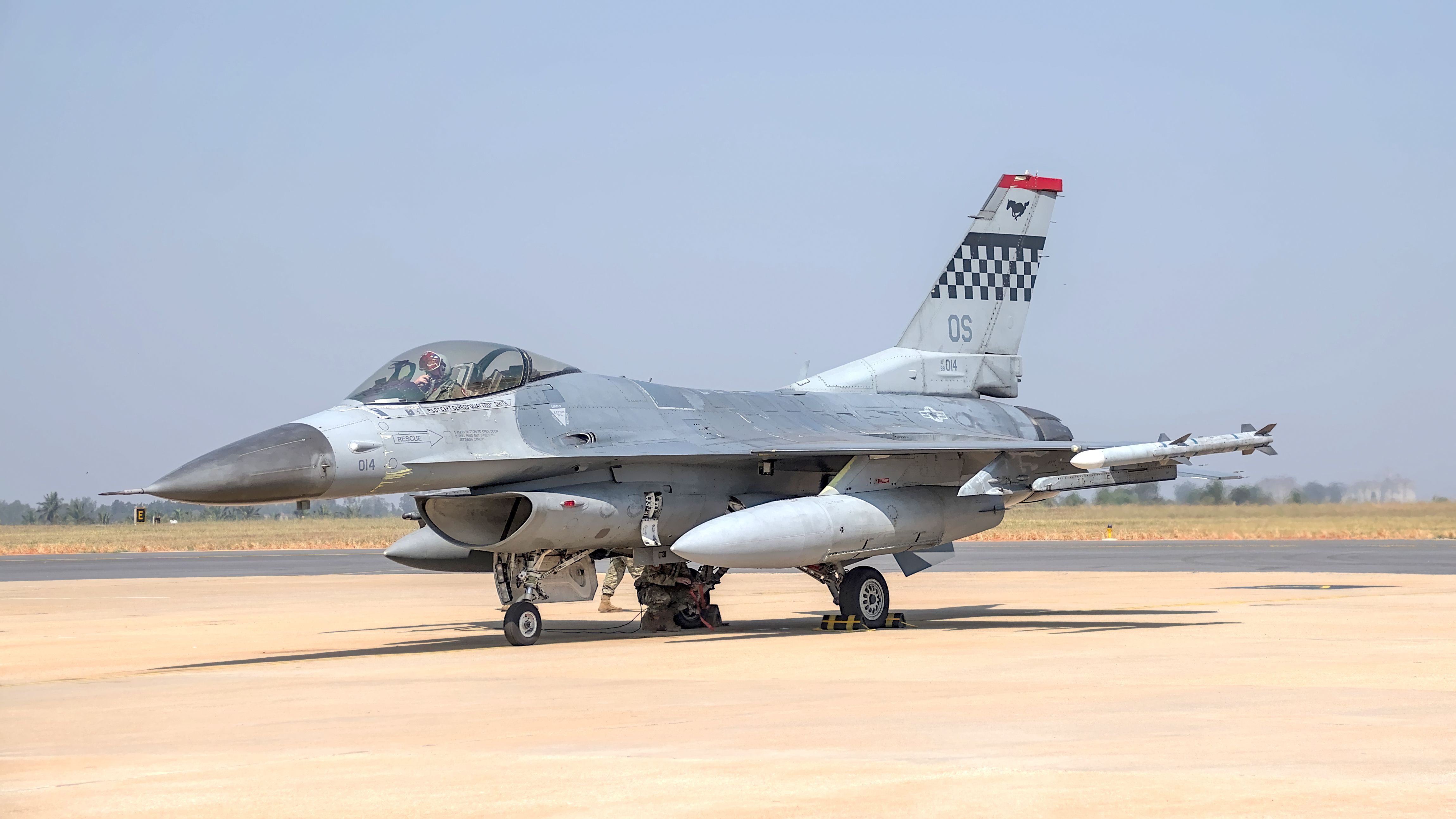 F-16 Fighter Jet at Aero India 2025 Bengaluru · Free Stock Photo