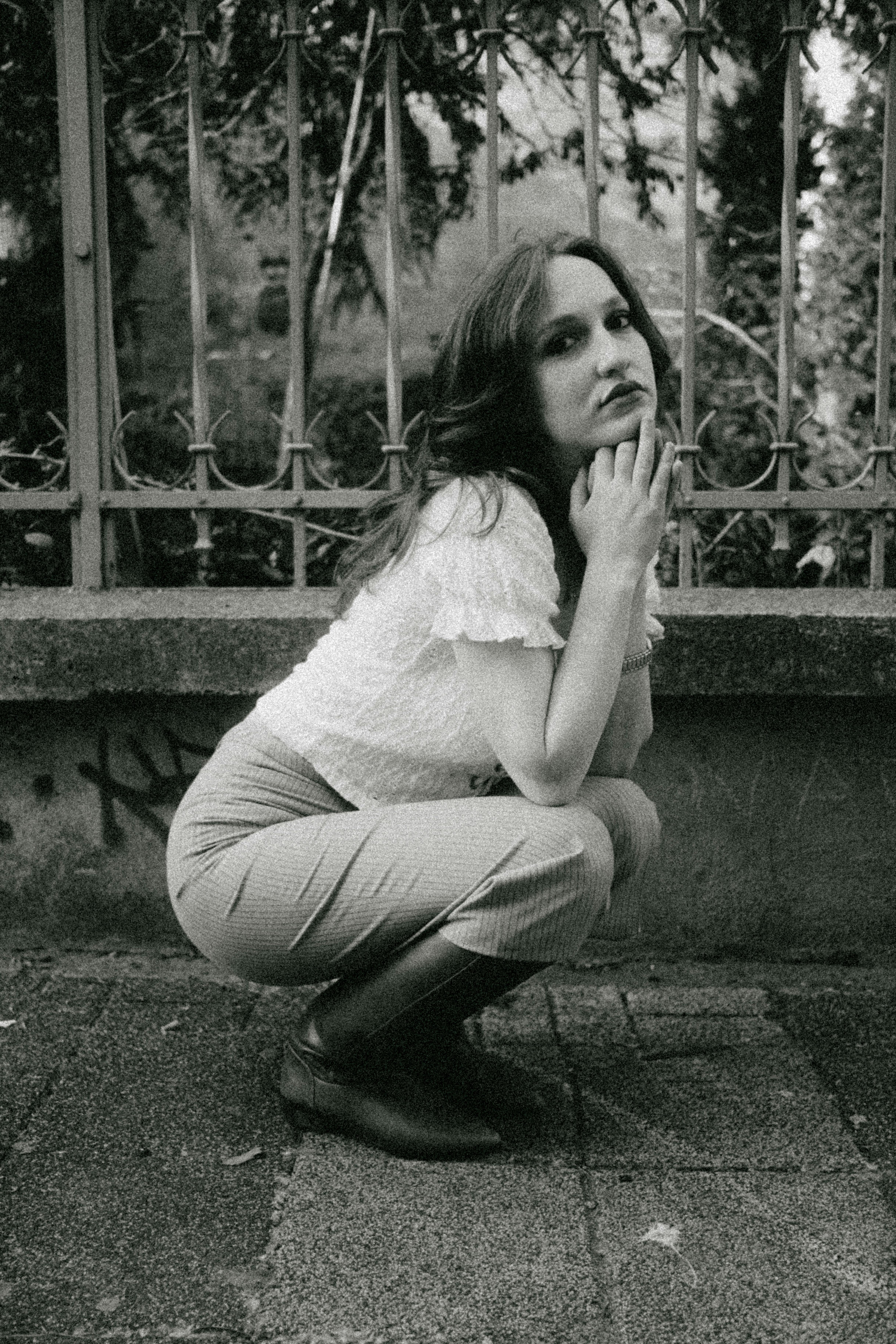 Female Poses Crouch Photos, Download The BEST Free Female Poses Crouch ...