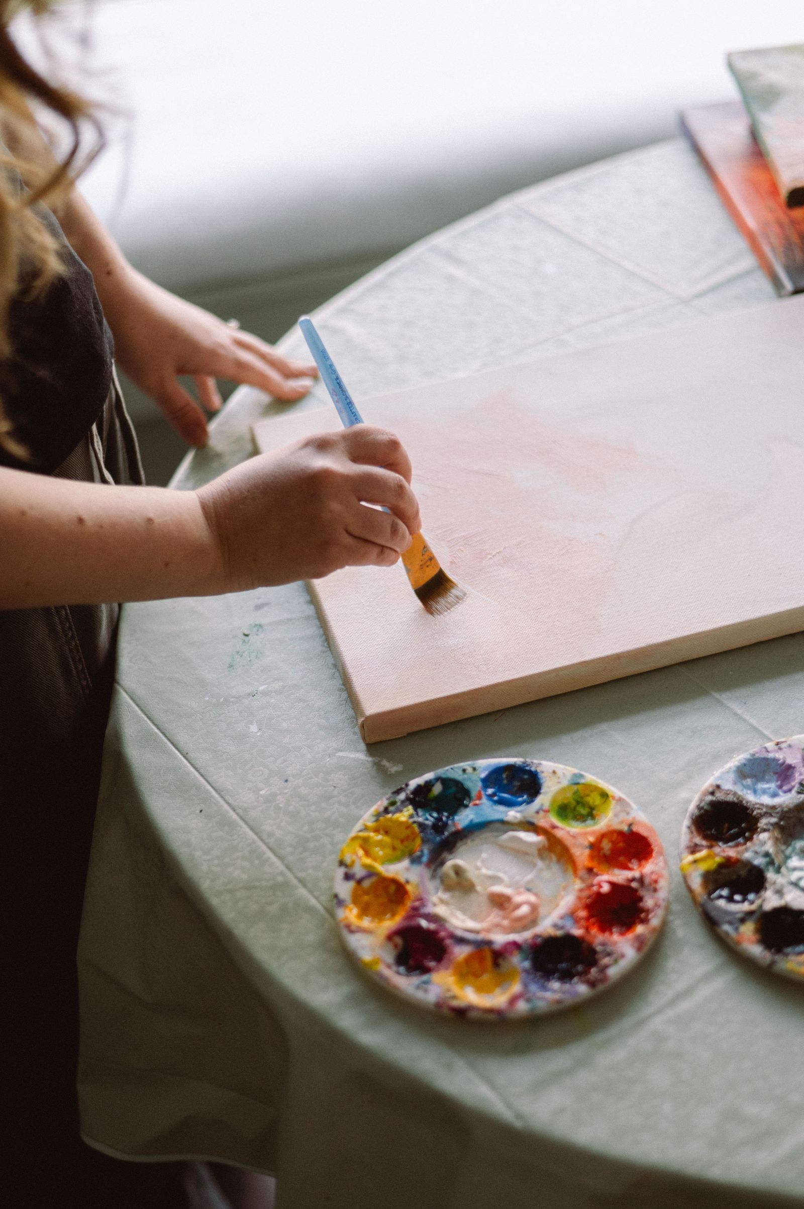 Painting Canvas Photos, Download The BEST Free Painting Canvas Stock ...