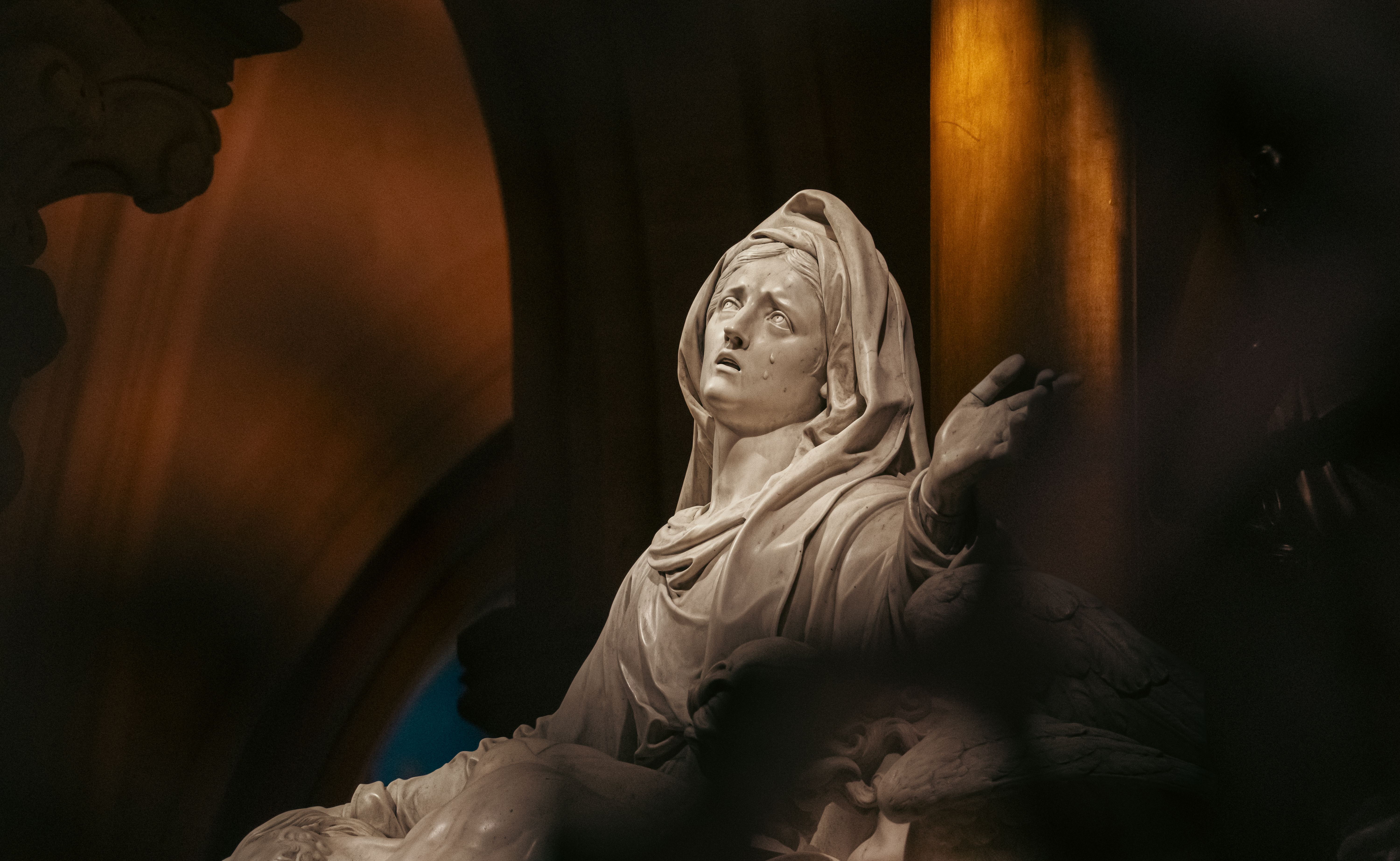 Classic Renaissance Sculpture in Paris Church · Free Stock Photo