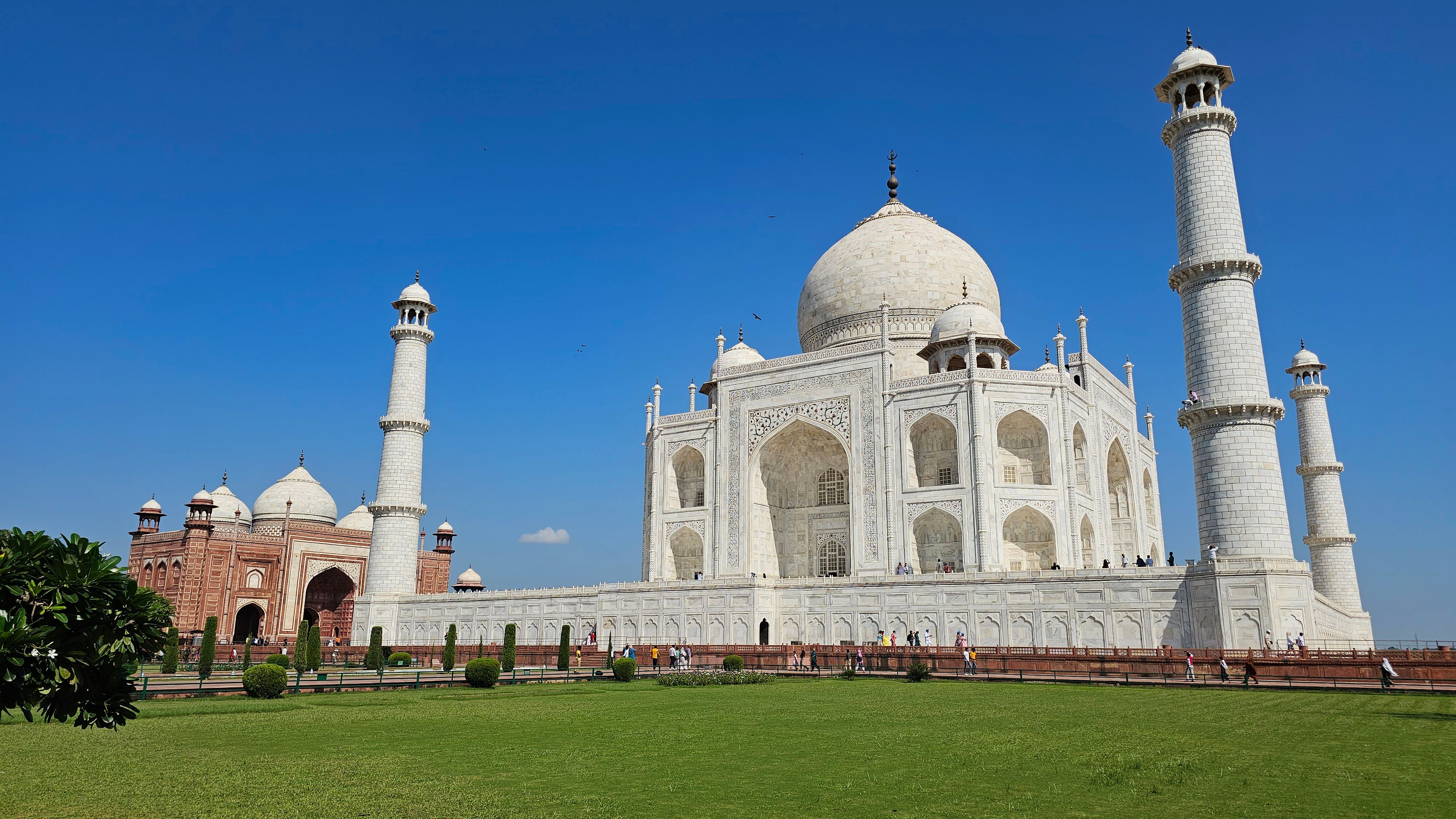 Majestic View of Taj Mahal Under Blue Sky · Free Stock Photo
