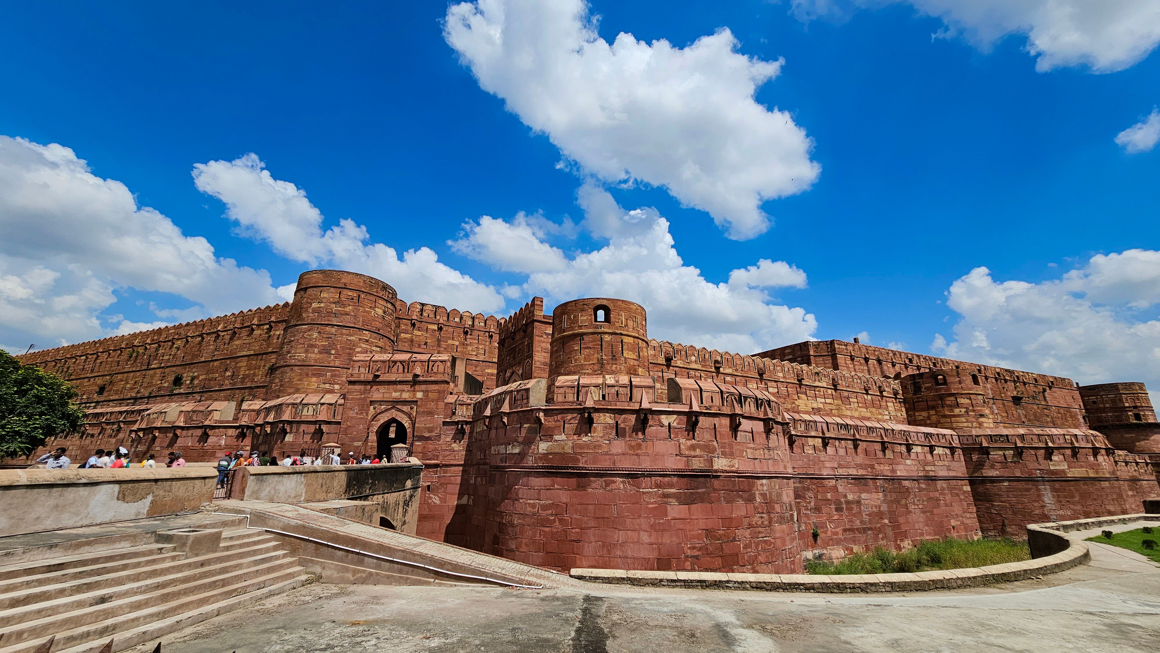 Stunning View of Agra Fort under Clear Blue Sky · Free Stock Photo