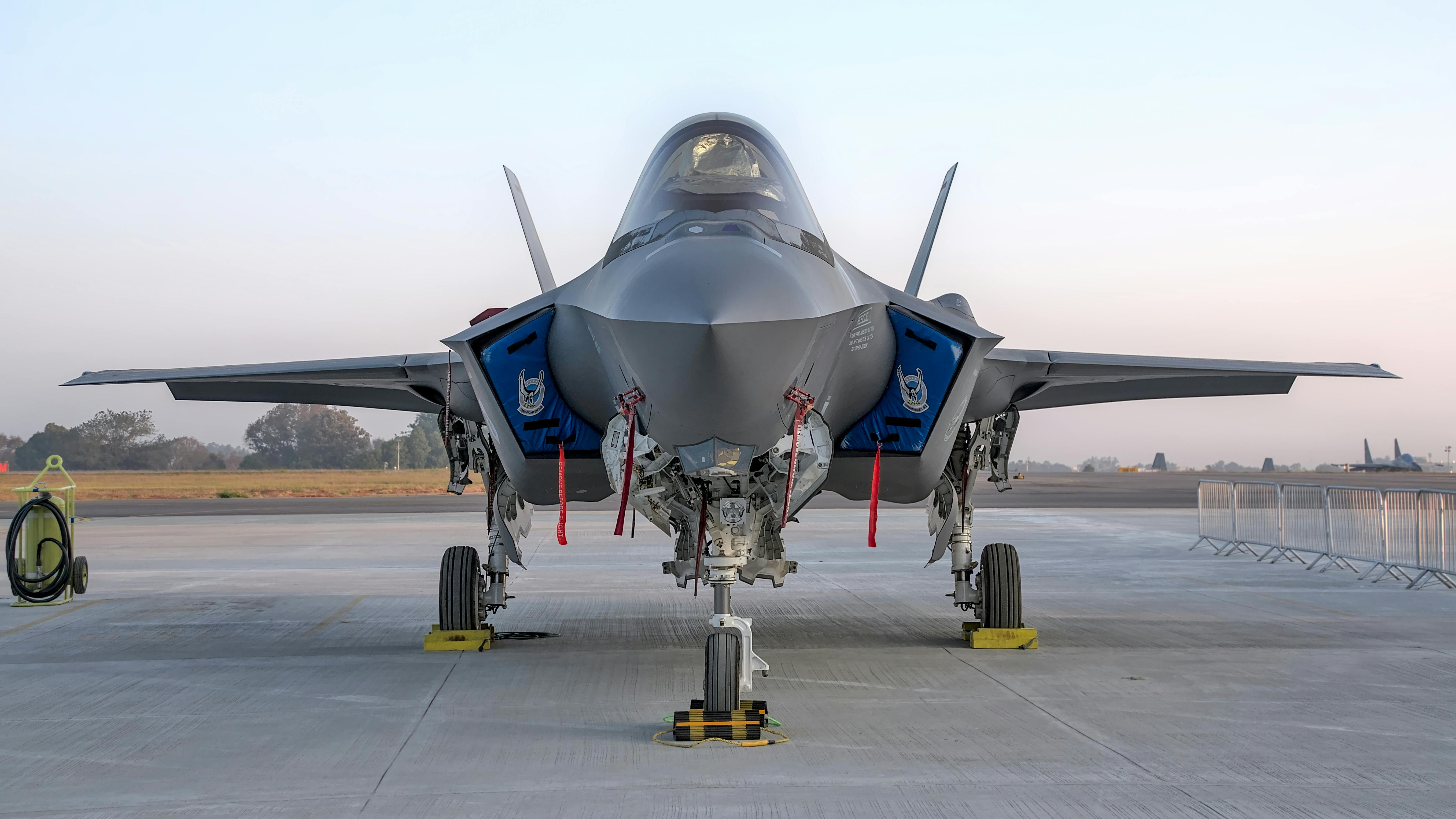 Fighter Jet Display at Bengaluru Air Show · Free Stock Photo