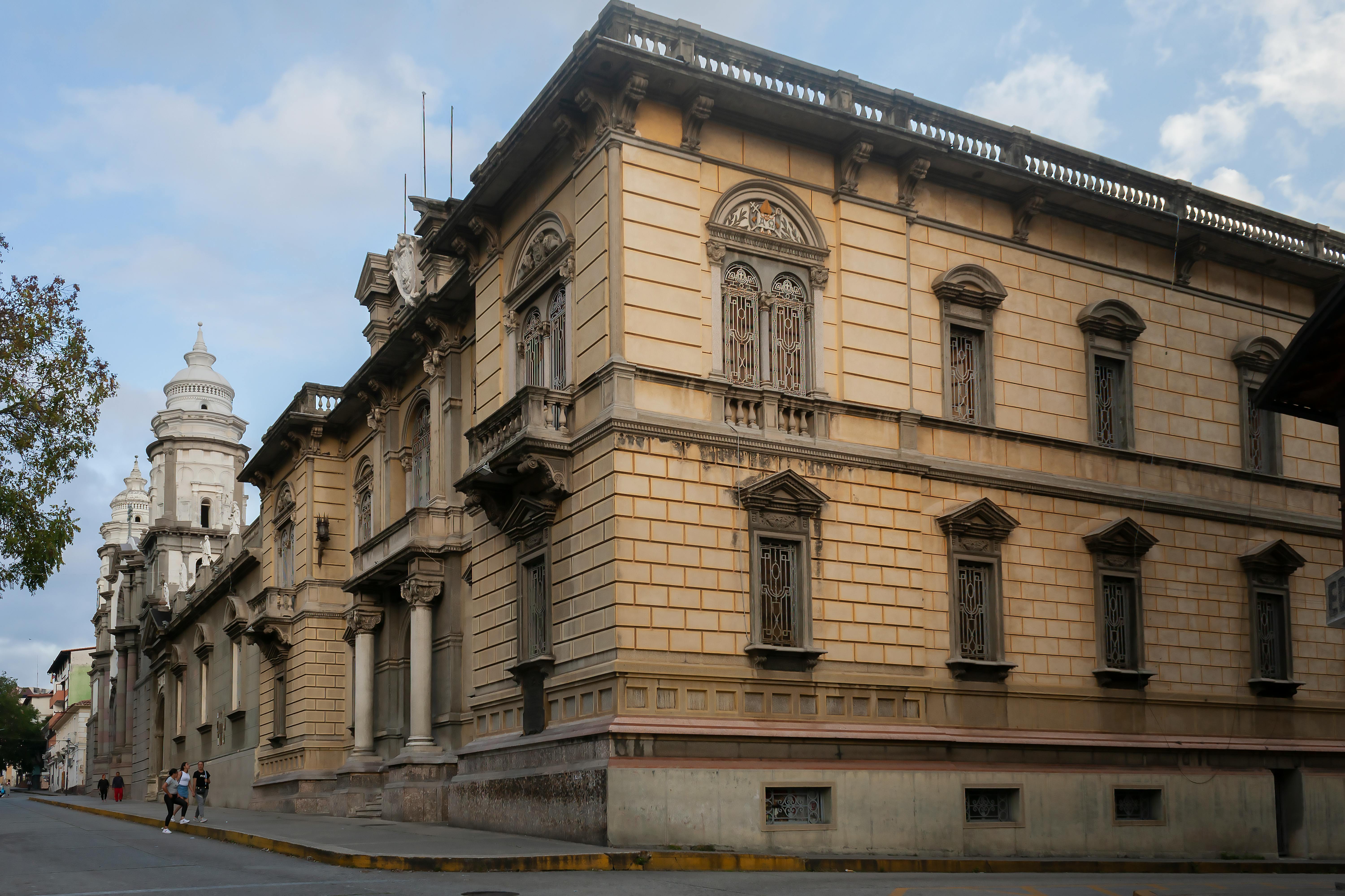 Historic Colonial Architecture in Mérida, Venezuela · Free Stock Photo